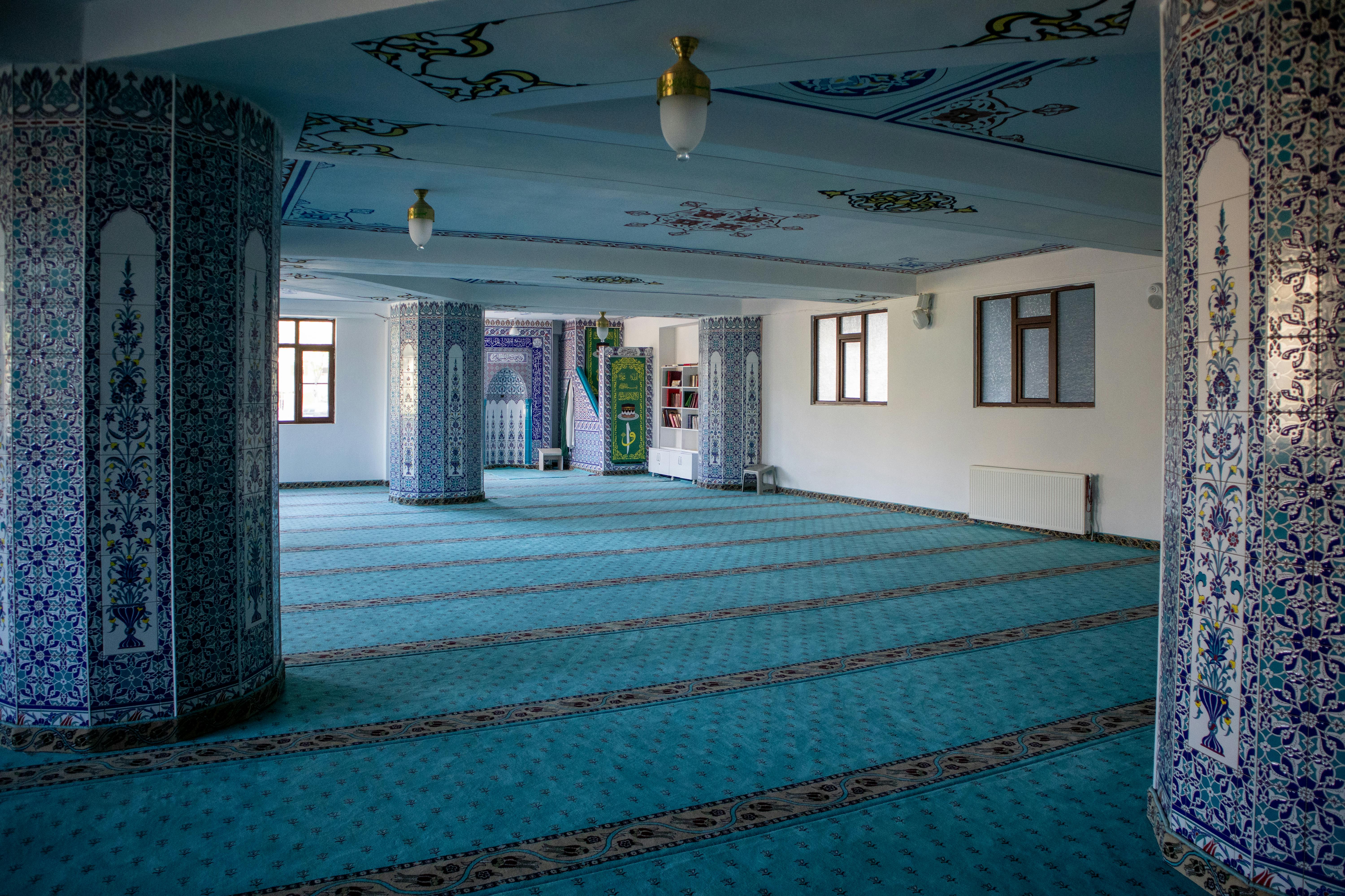 Beautiful Interior of Mosque in Palu, Elazığ · Free Stock Photo
