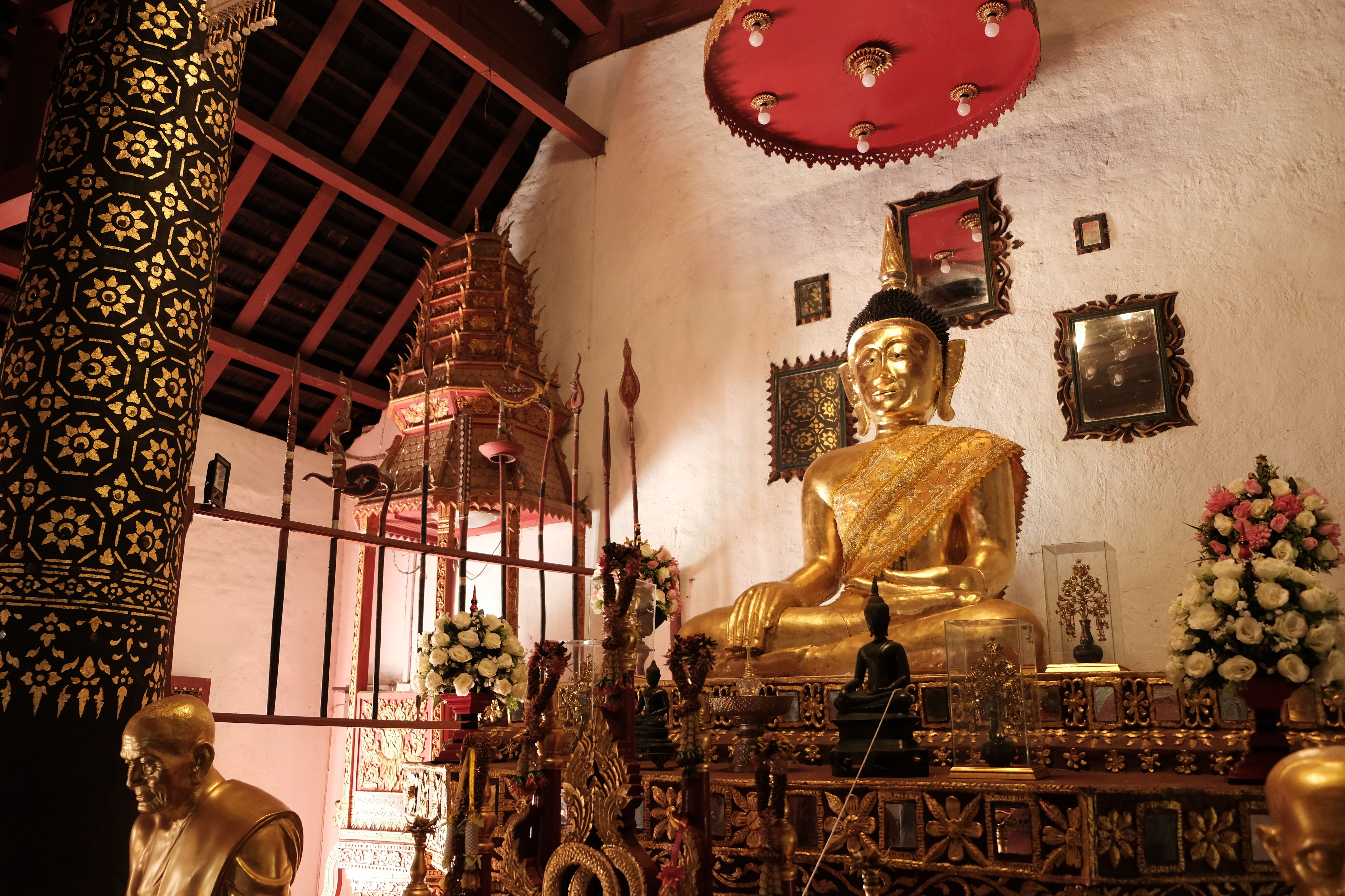 Golden Buddha Statue in Ornate Temple Interior · Free Stock Photo