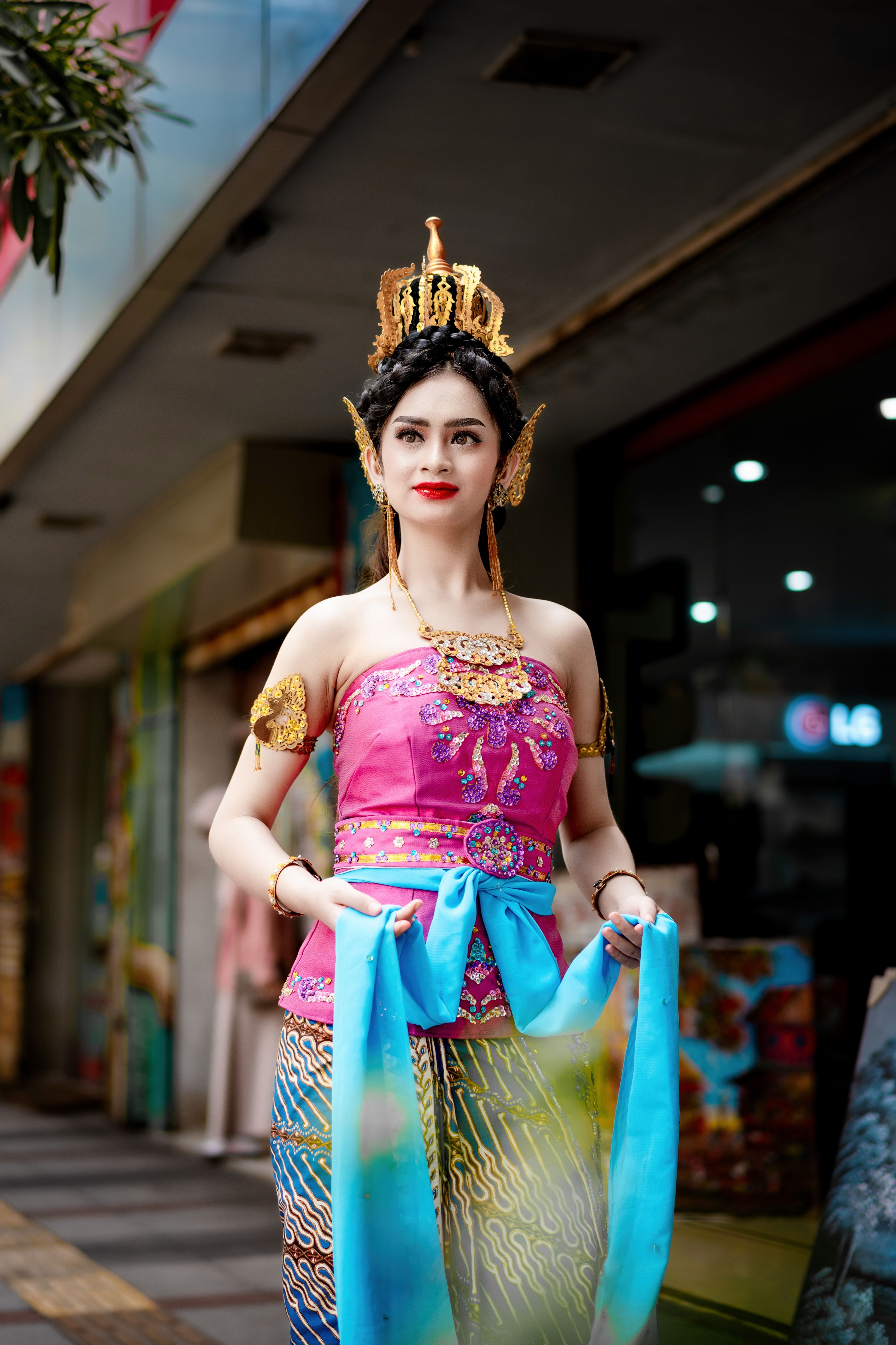 Traditional Indonesian Attire in Jawa Barat · Free Stock Photo