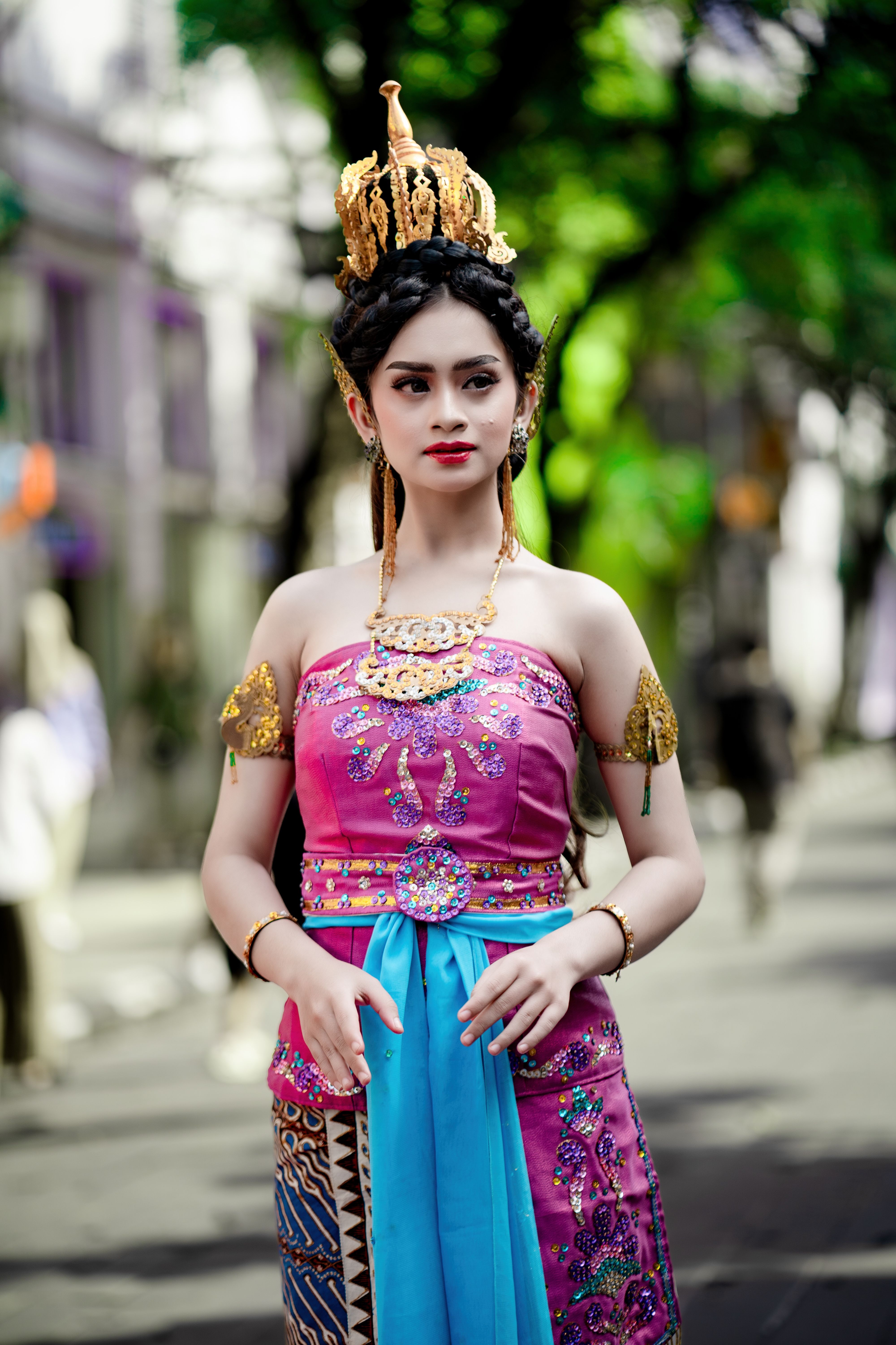 Elegant Traditional Indonesian Dress in Art Gallery · Free Stock Photo