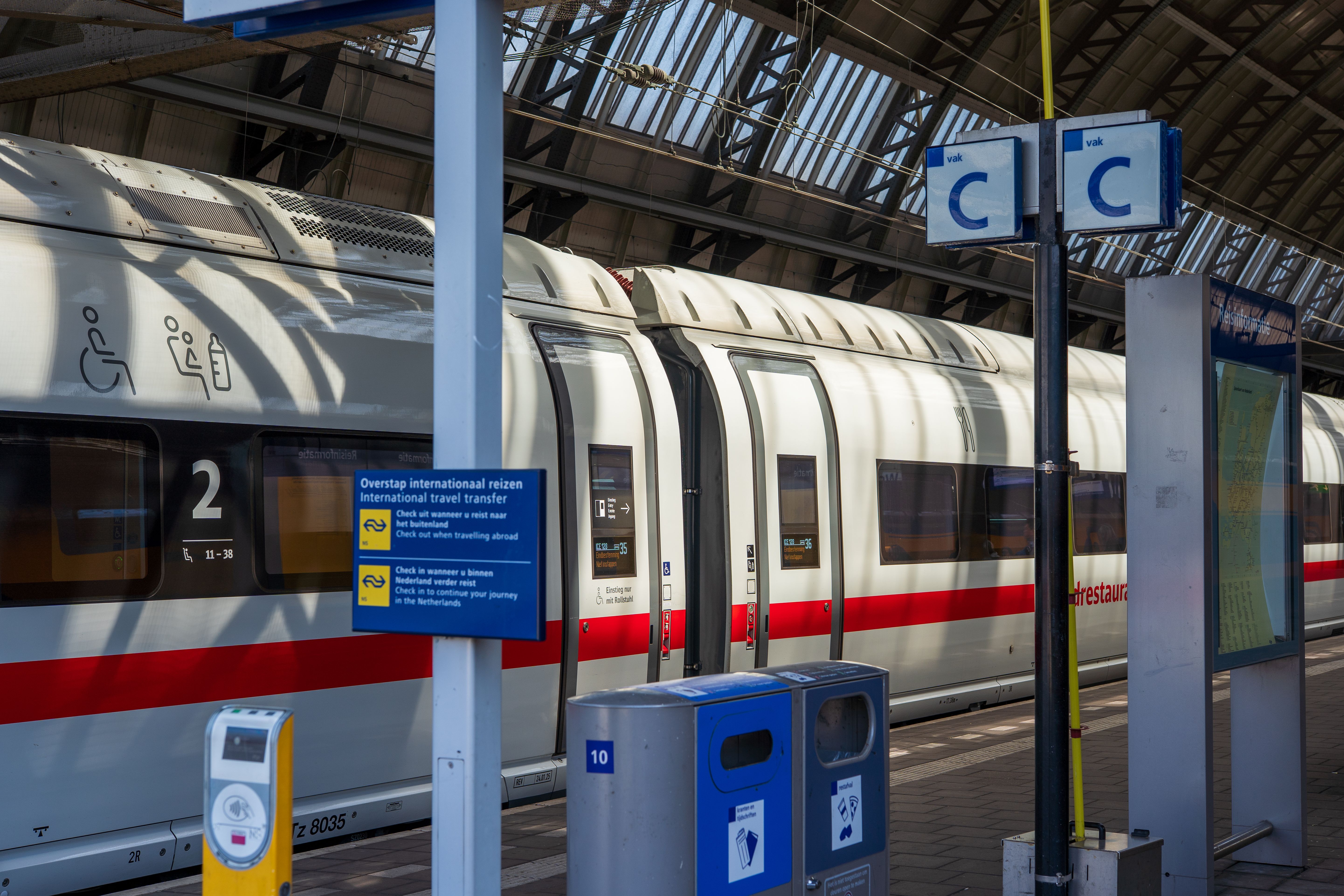 Modern European Train at Amsterdam Station · Free Stock Photo