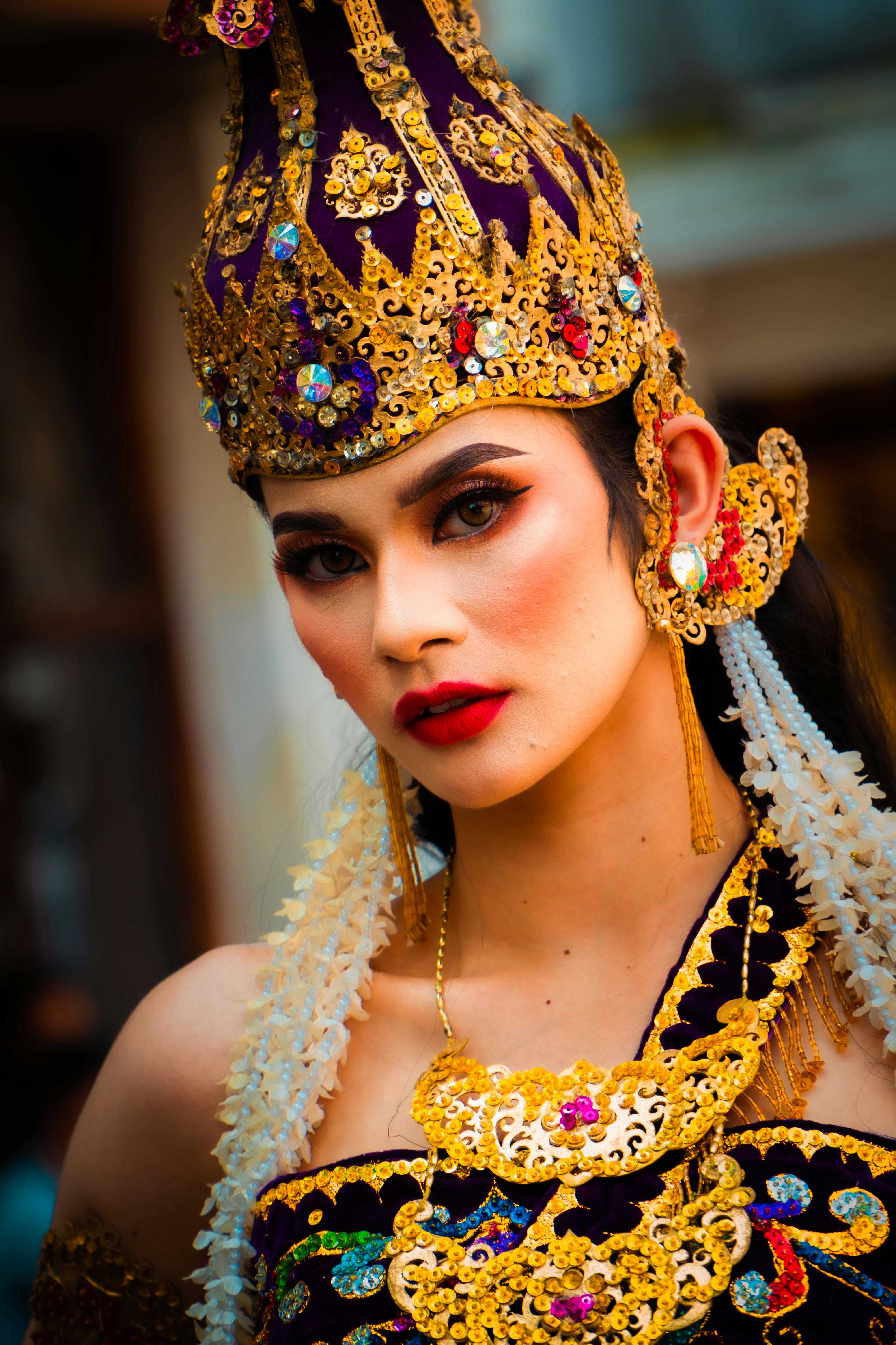 Traditional Javanese Dance Costume with Gold Headdress · Free Stock Photo