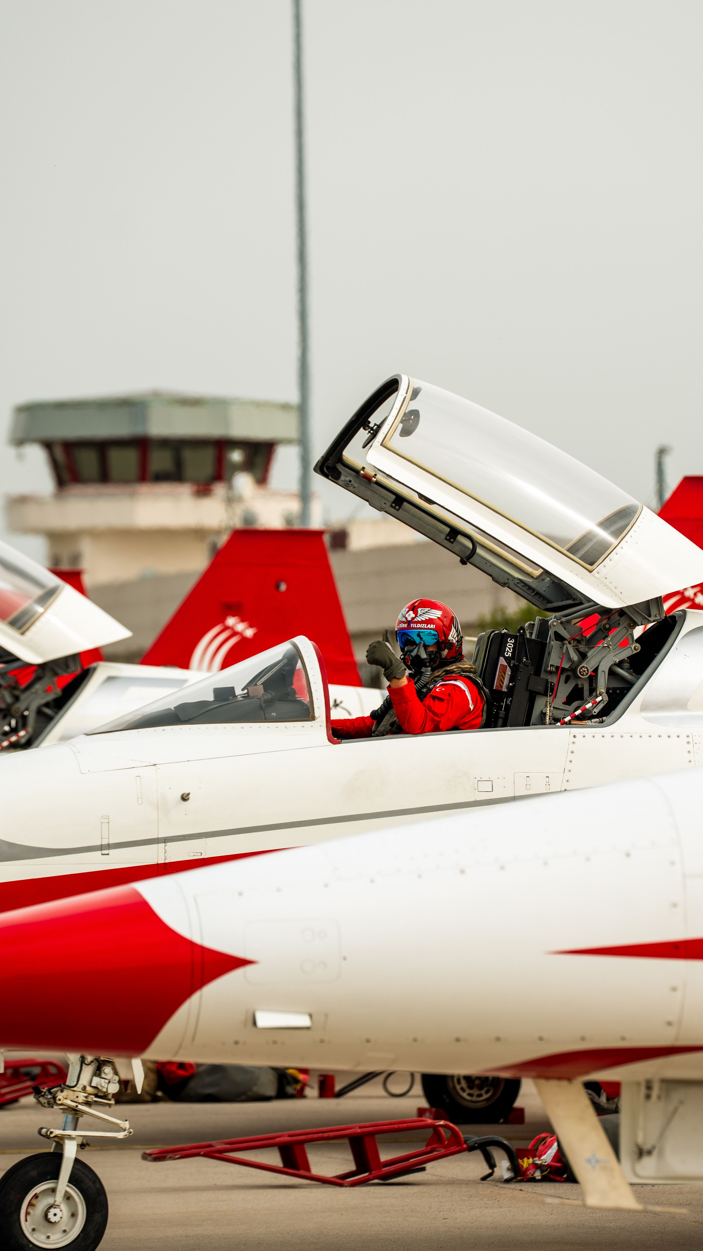 Military Aircraft on Display at Airshow · Free Stock Photo