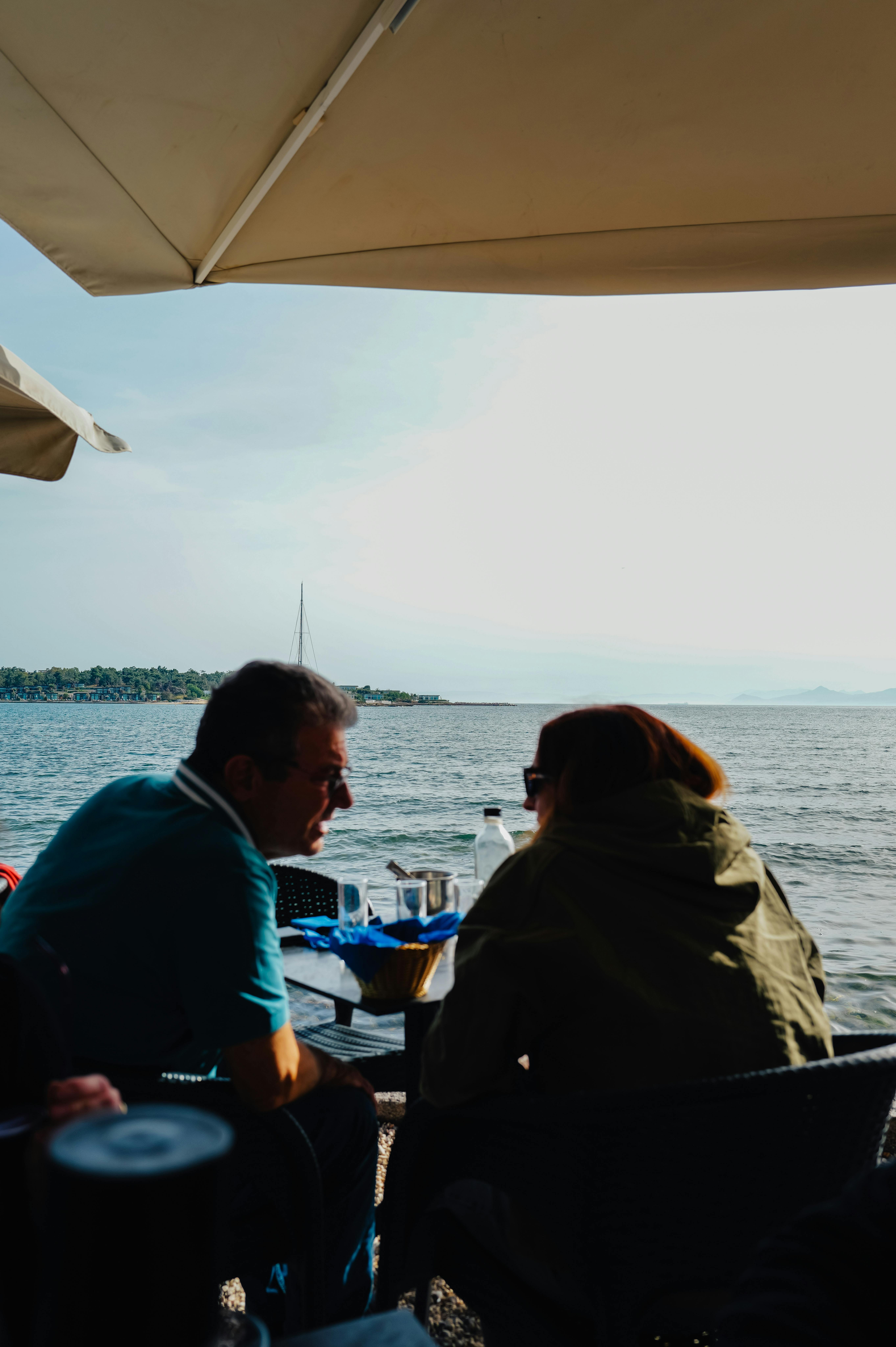 Couple Arguing Shadows Photos, Download The BEST Free Couple Arguing ...