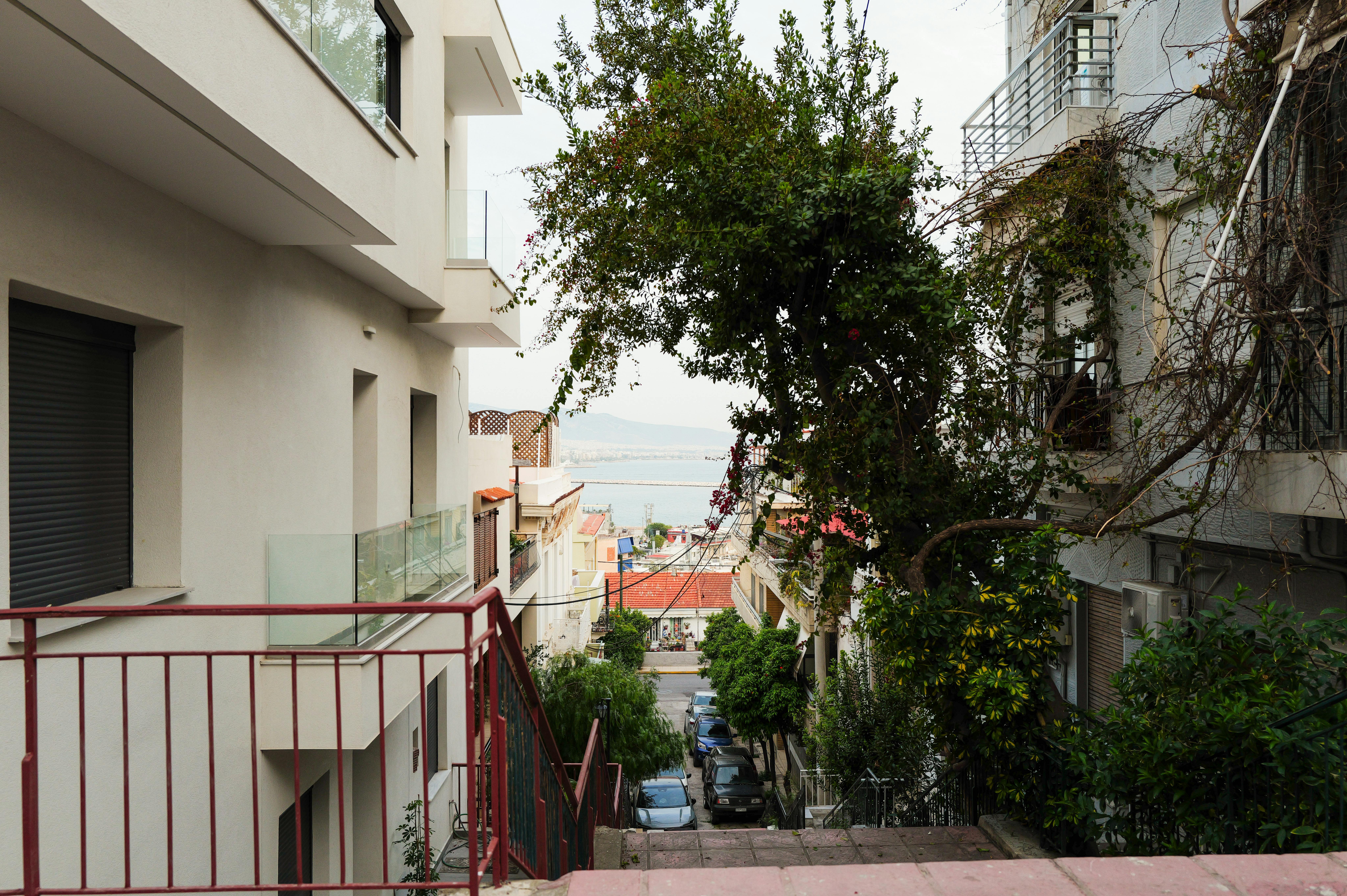 Charming urban street with a view of the sea · Free Stock Photo