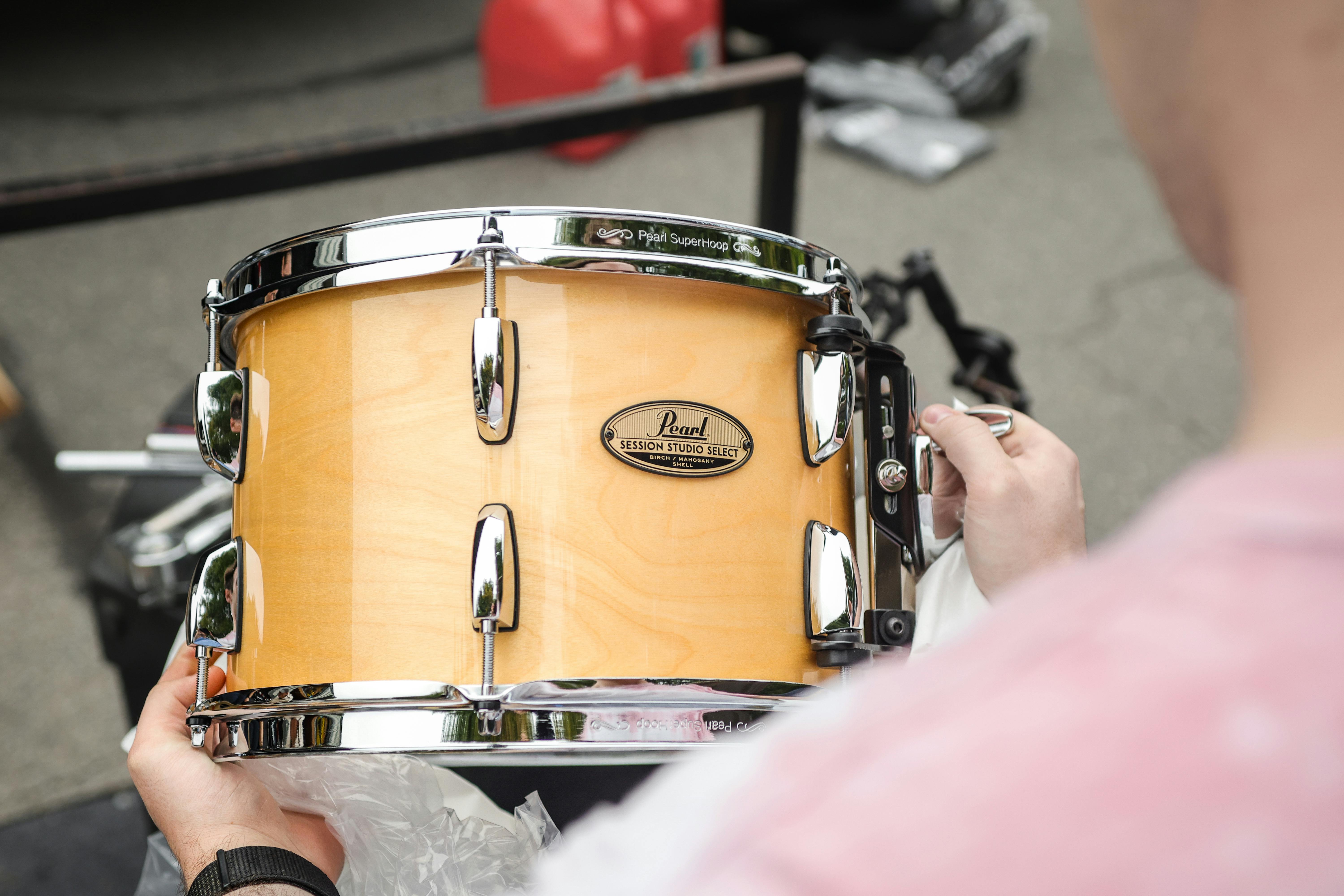 Close-up of Pearl Snare Drum in Outdoor Setting · Free Stock Photo