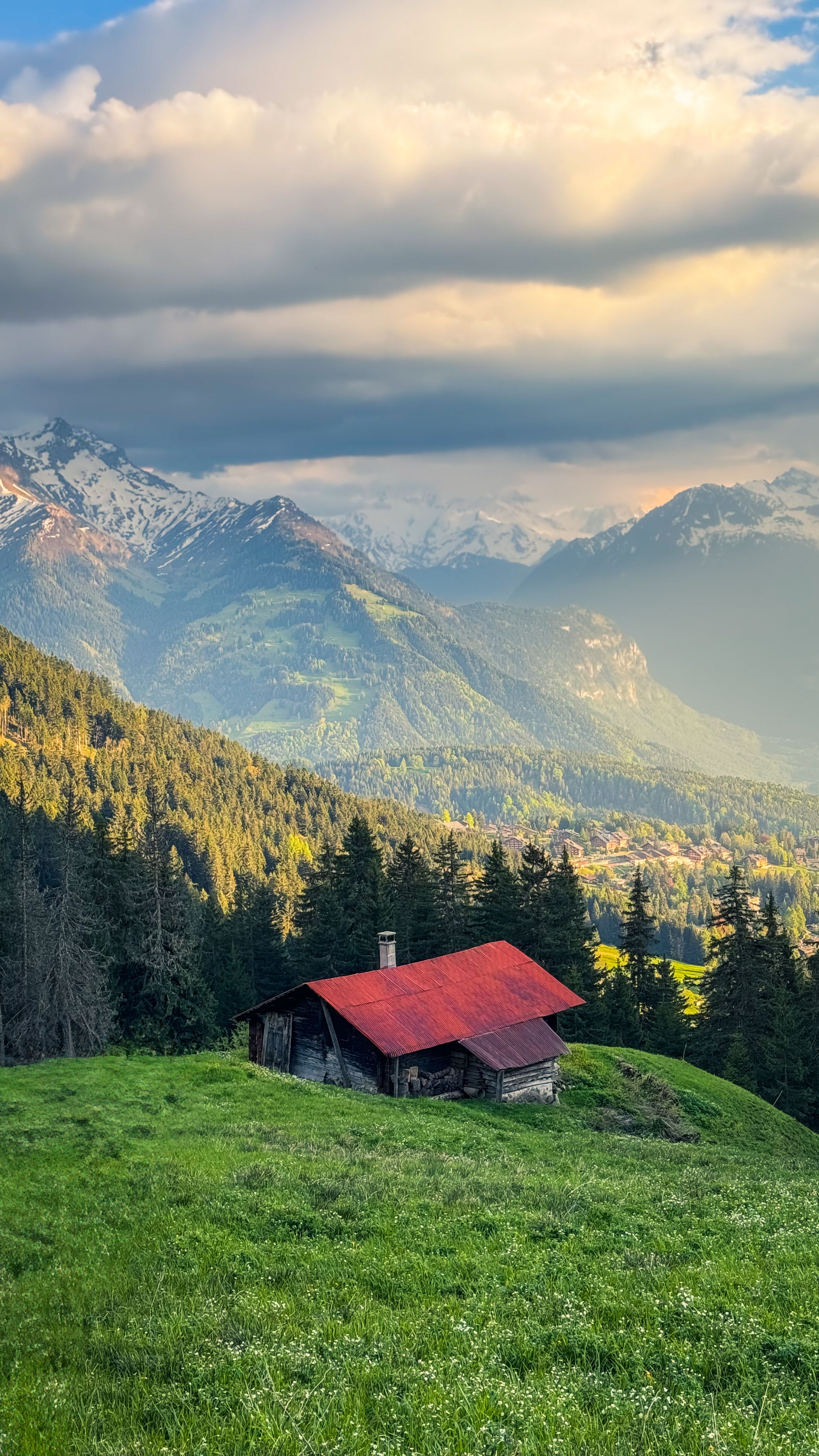 Scenic Alpine Landscape with Red Roof Cabin · Free Stock Photo