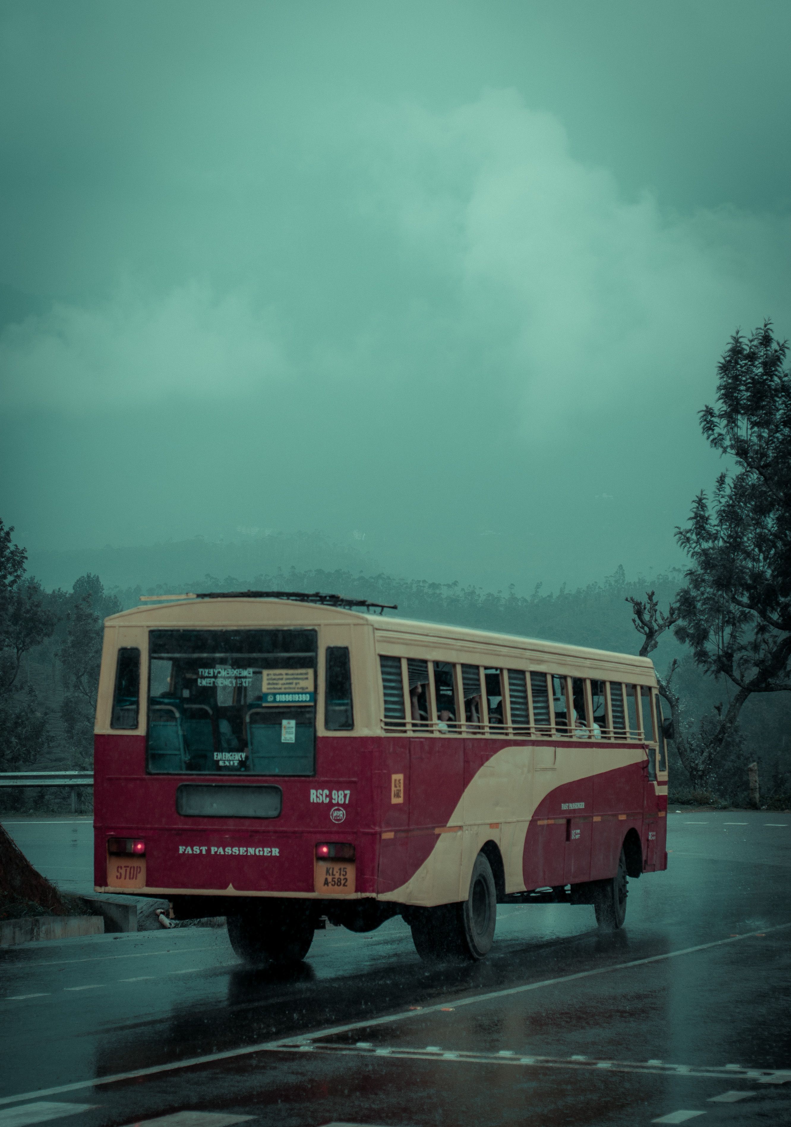 Wallpaper Old Bus