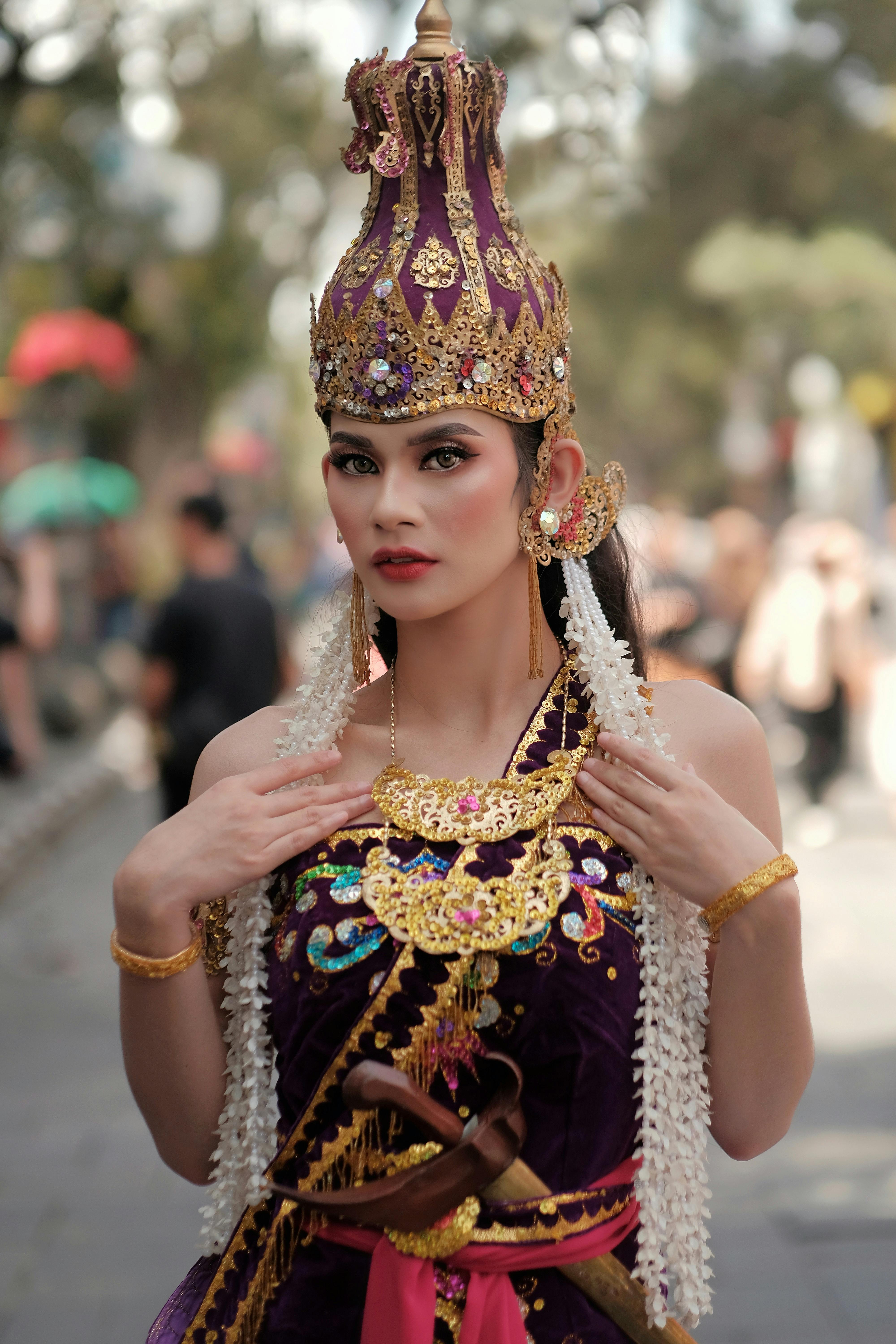 Elegant Traditional West Javanese Costume Portrait · Free Stock Photo