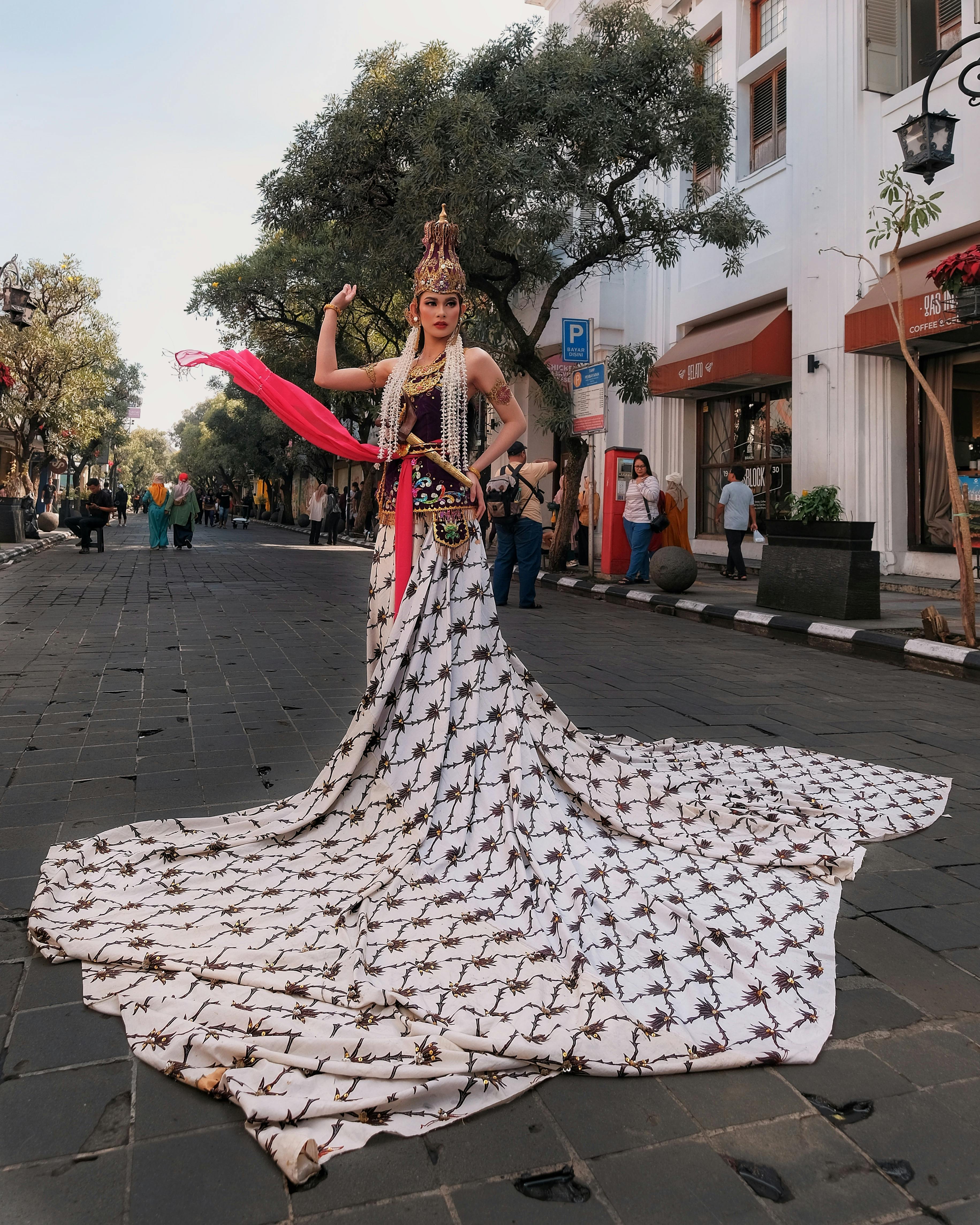 Traditional Costume Fashion in Asian Street · Free Stock Photo