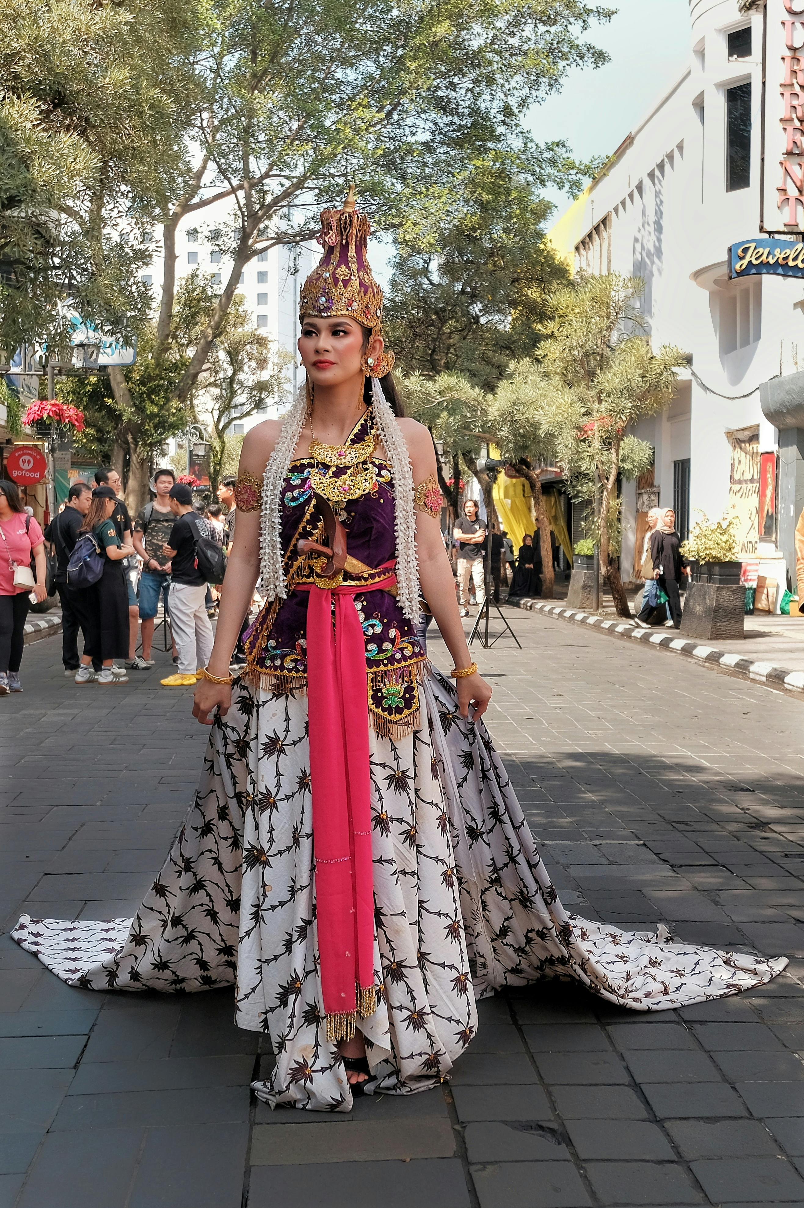 Traditional Javanese Costume on Street Parade · Free Stock Photo