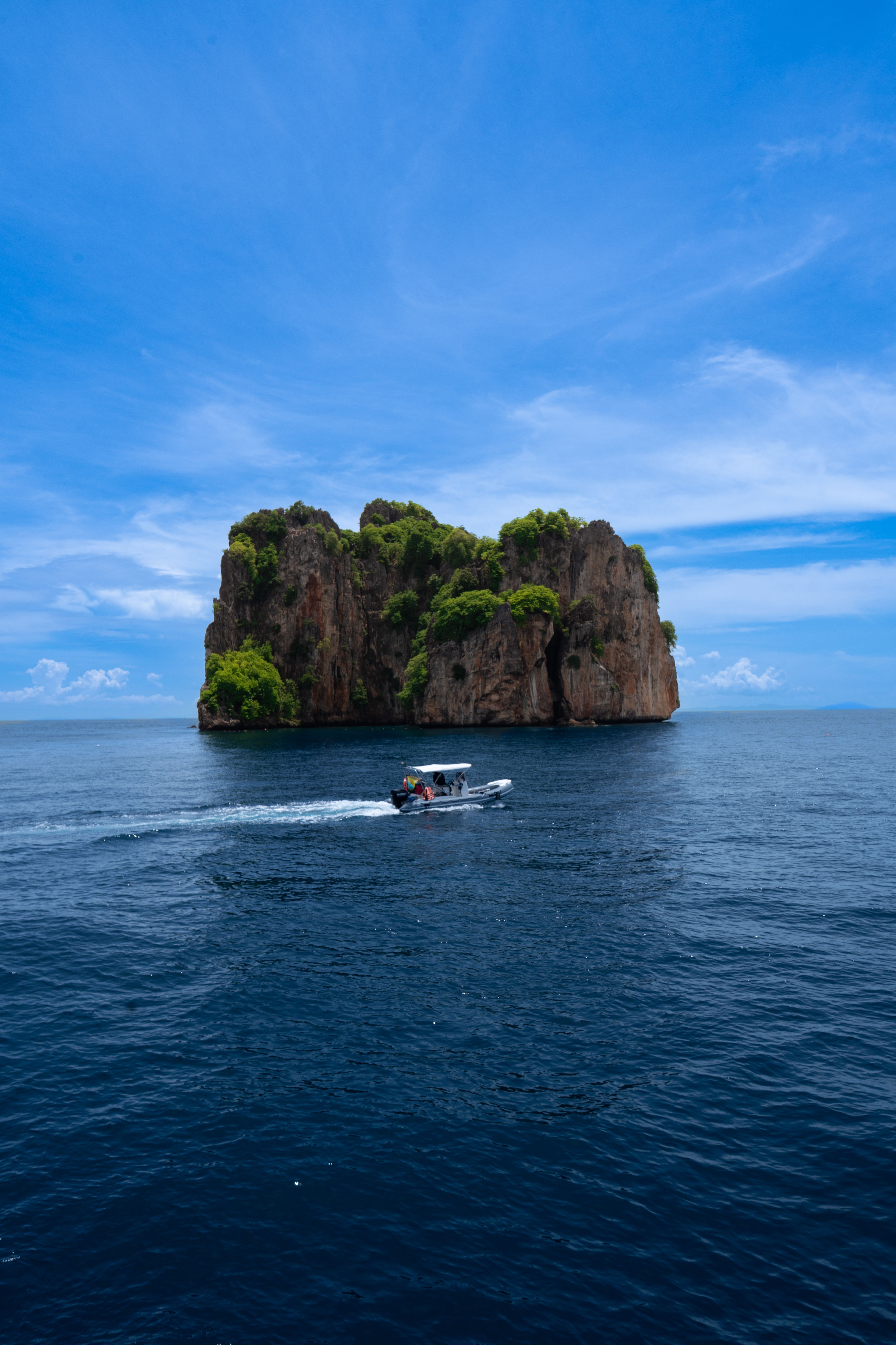 Scenic Limestone Cliffs with Boat in Thailand · Free Stock Photo