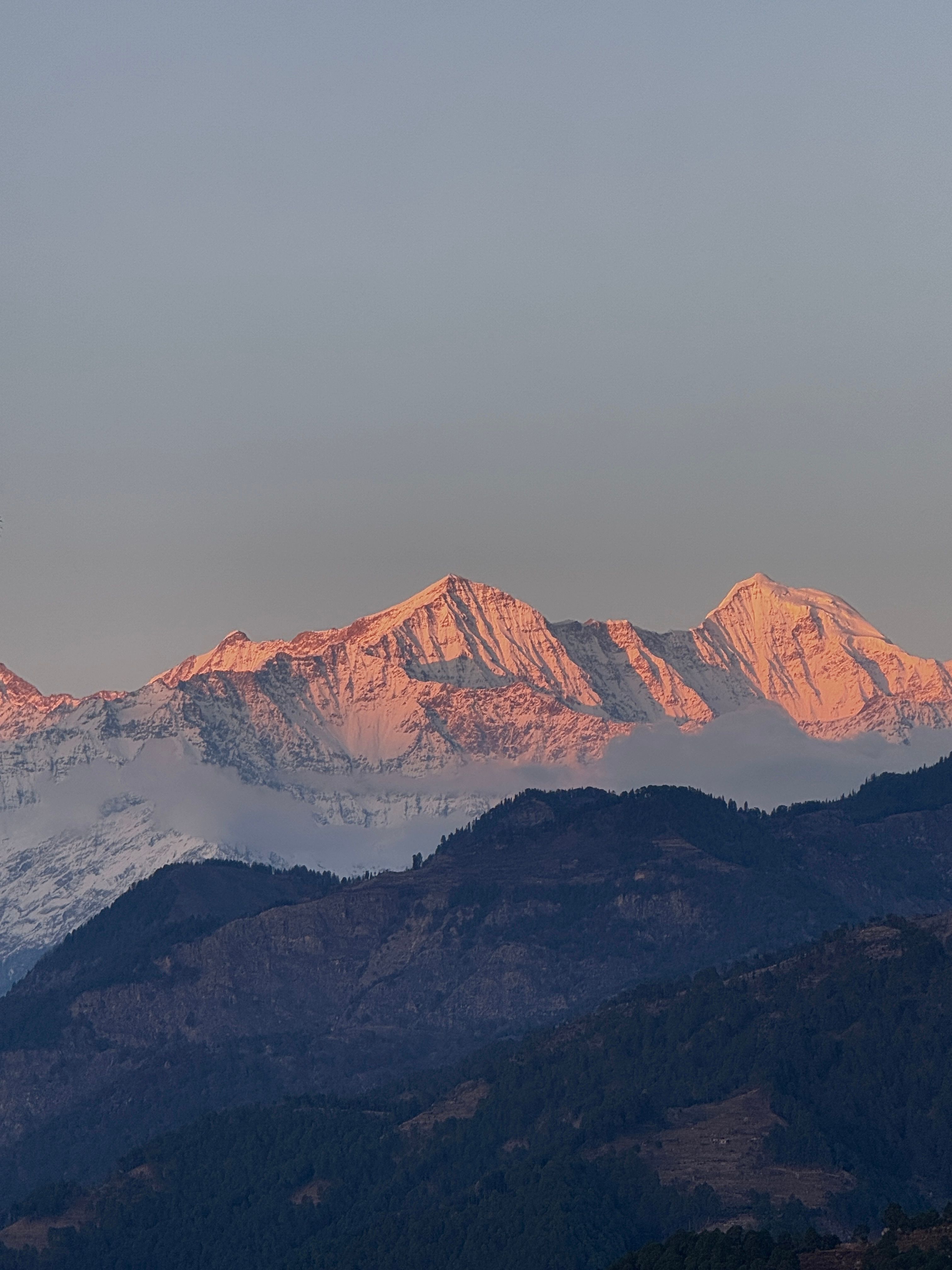 Alpenglow on Snow-Capped Himalayan Peaks at Sunset · Free Stock Photo