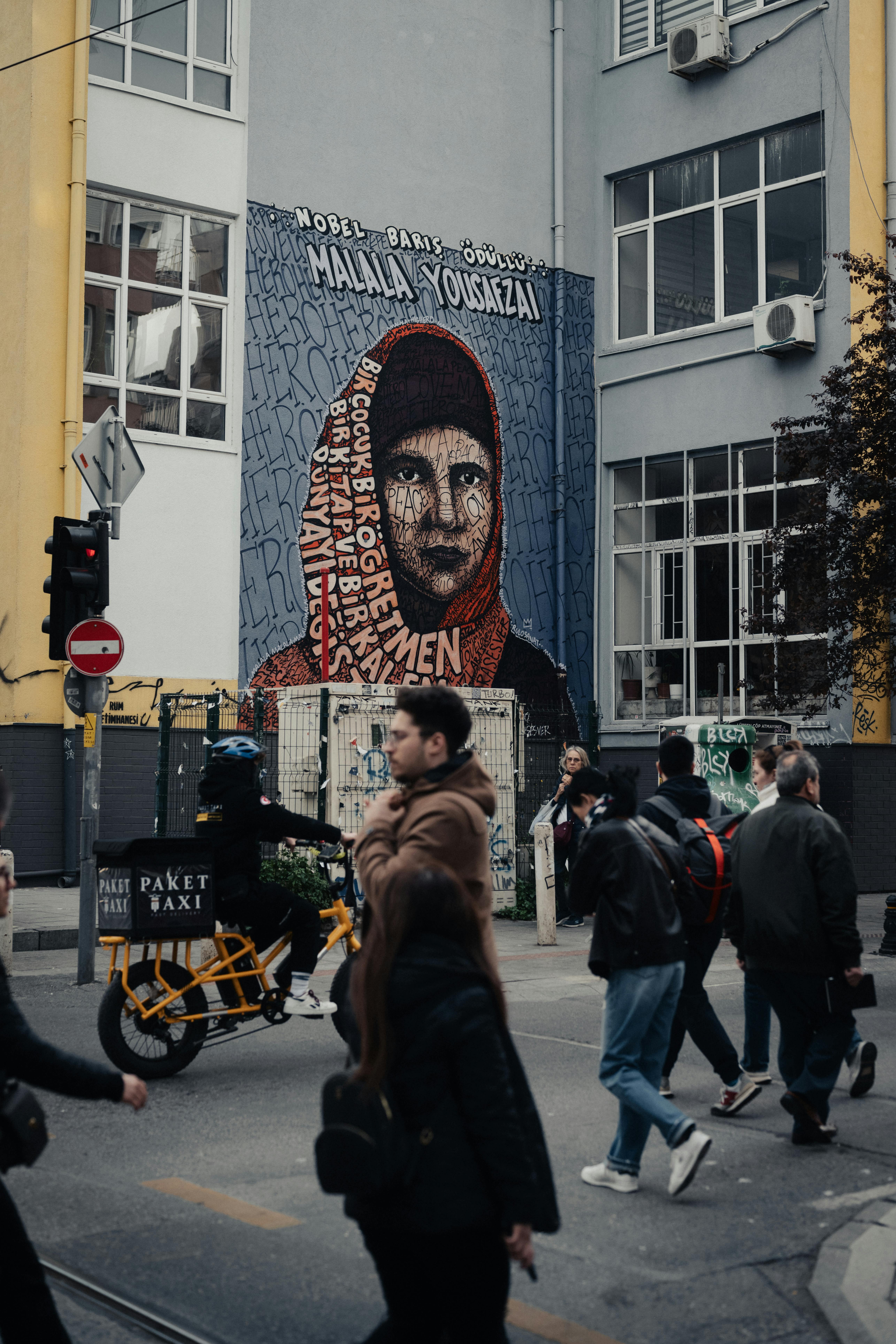 Street Scene with Malala Yousafzai Mural in İstanbul · Free Stock Photo