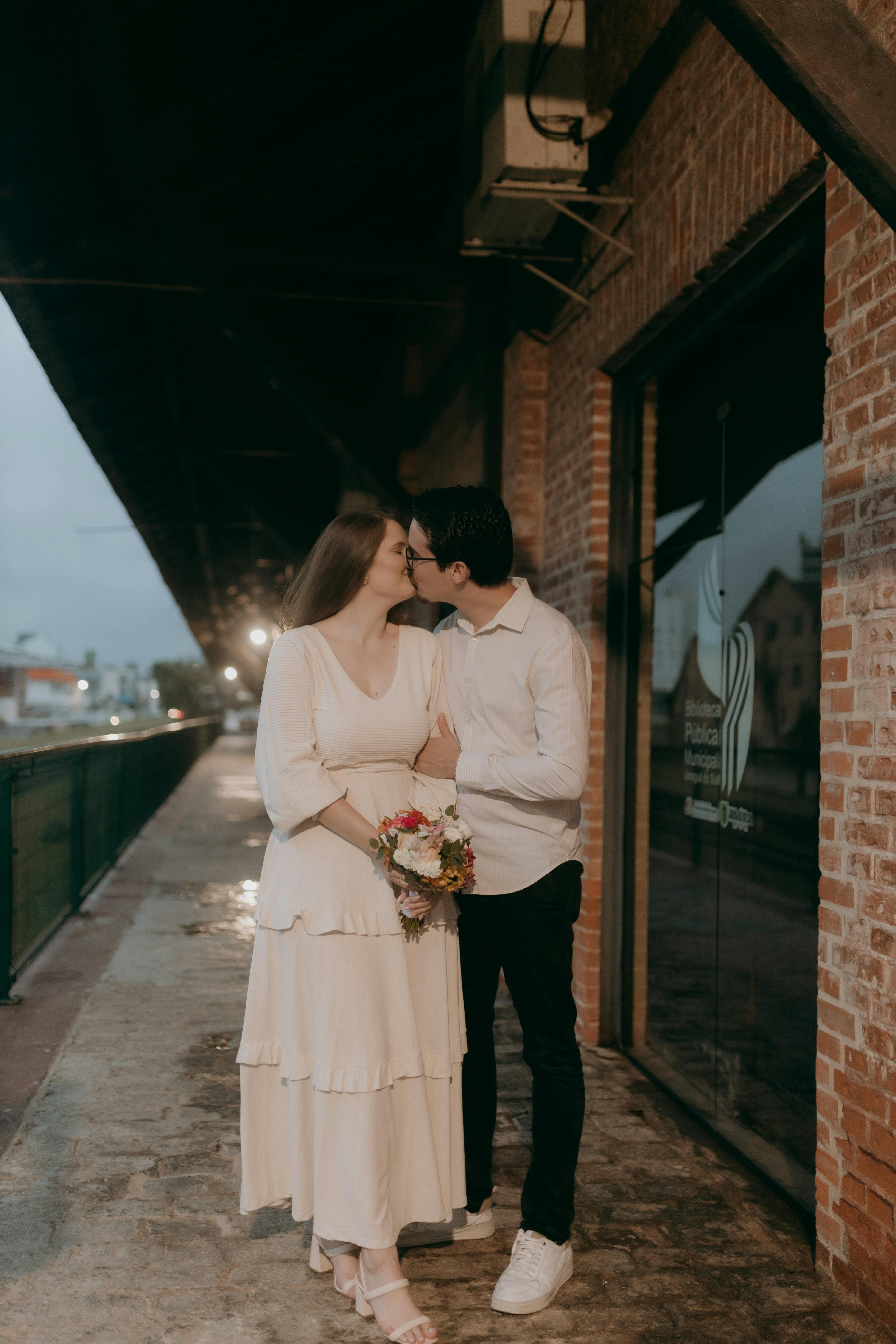 Kissing+Jav Photos, Download The BEST Free Kissing+Jav Stock Photos ...