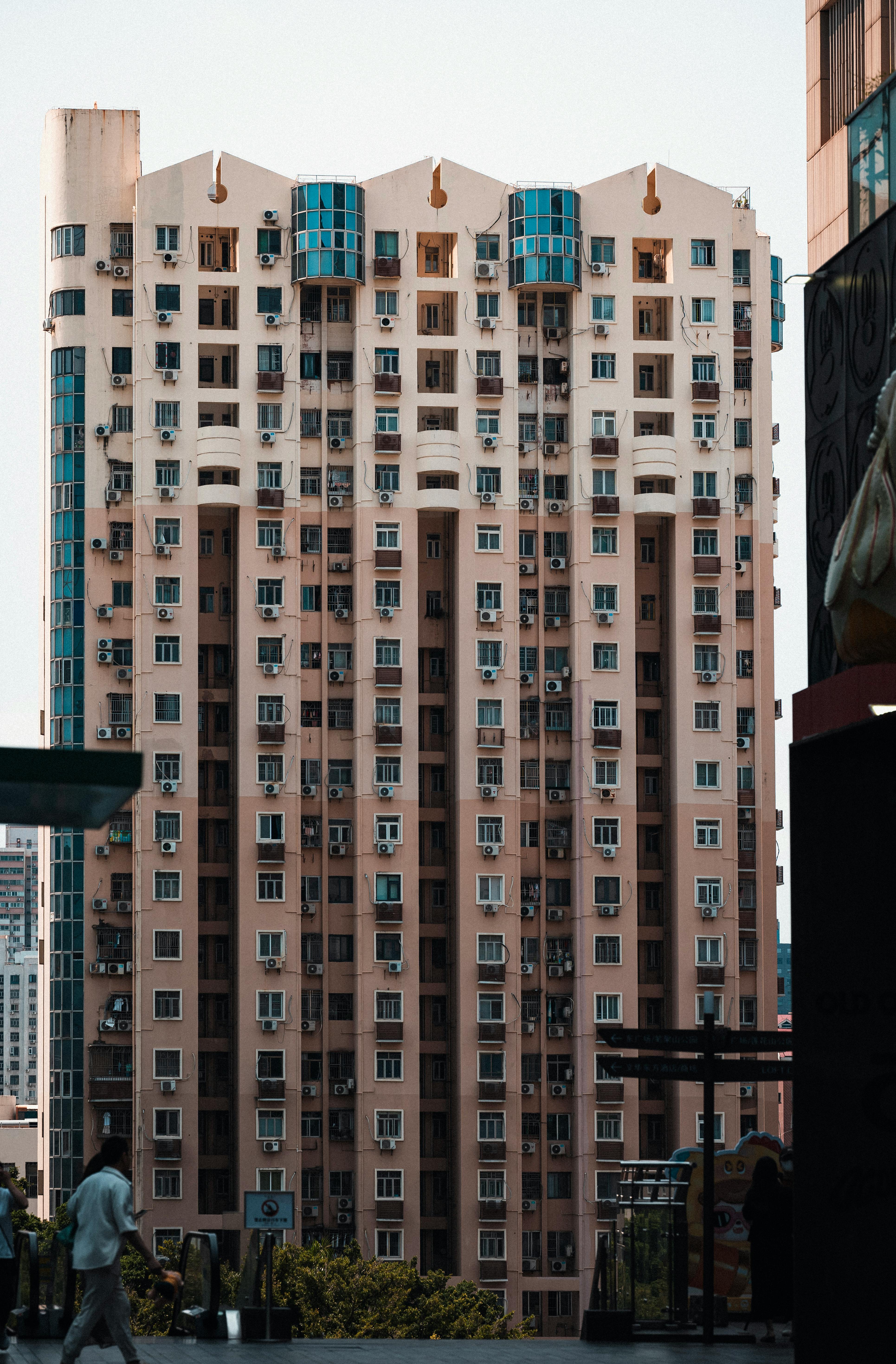 Urban High-Rise Building Exterior at Dusk · Free Stock Photo