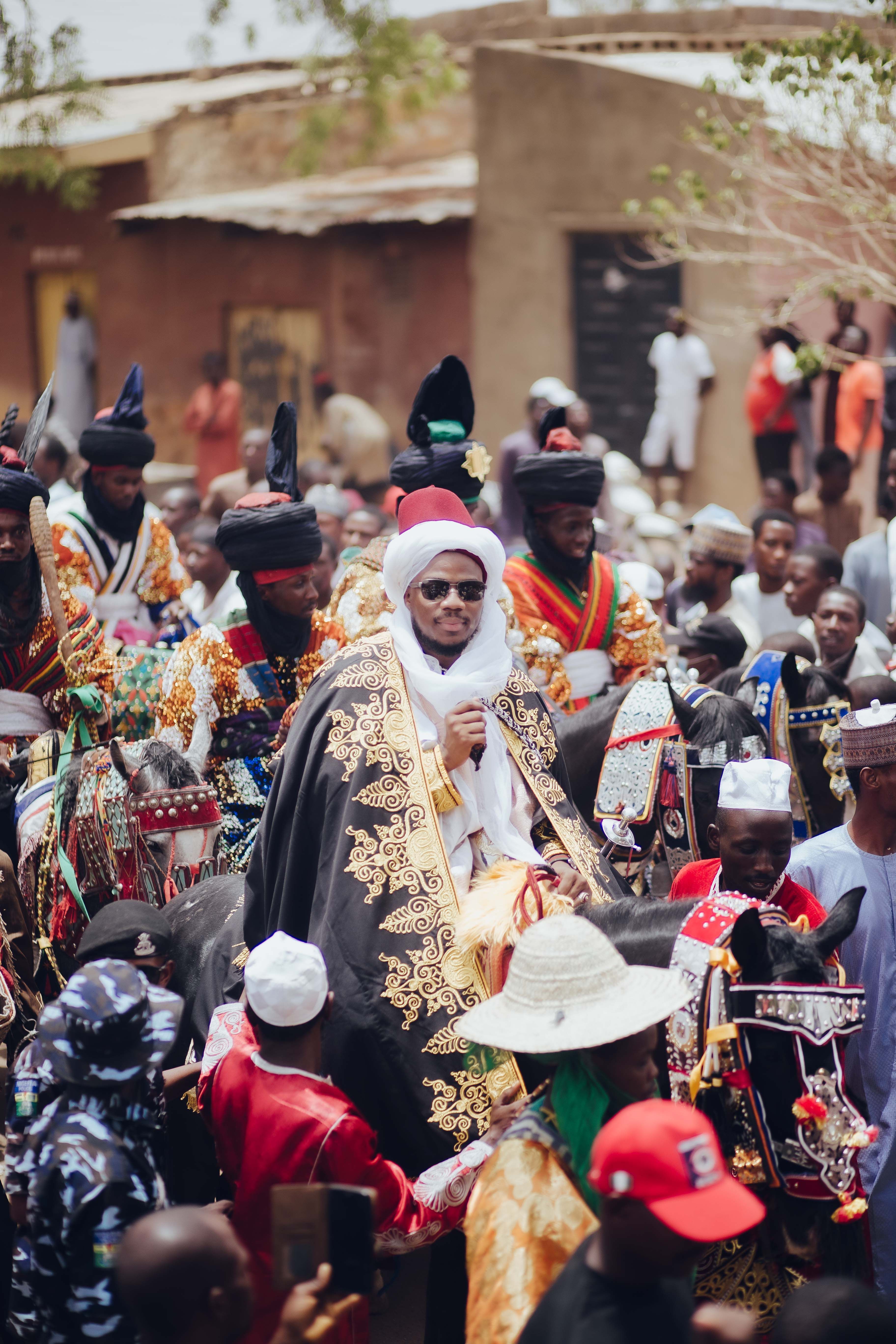 Colorful Traditional Nigerian Festival Parade · Free Stock Photo