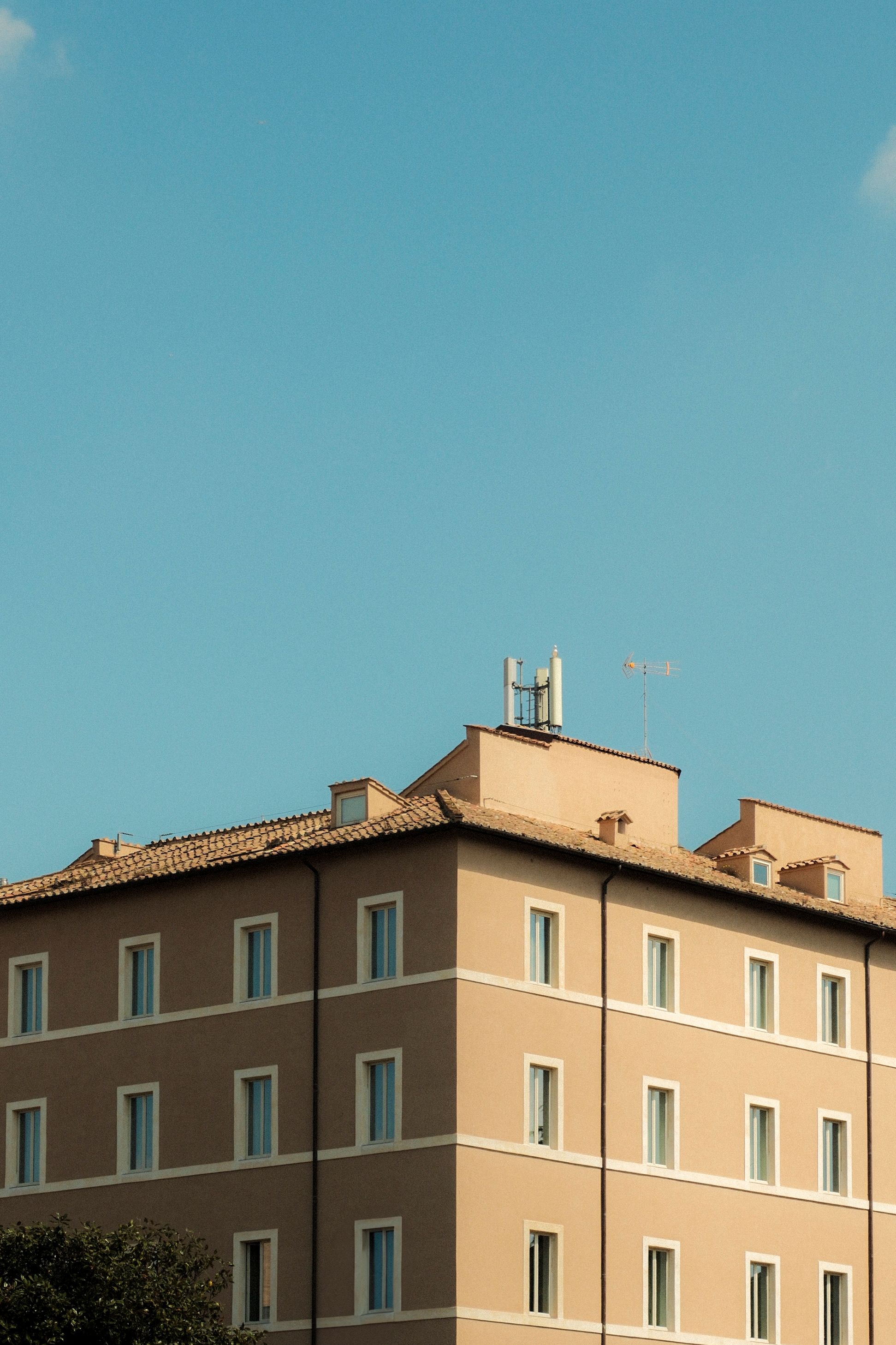 Sunny Mediterranean Style Building under Clear Sky · Free Stock Photo