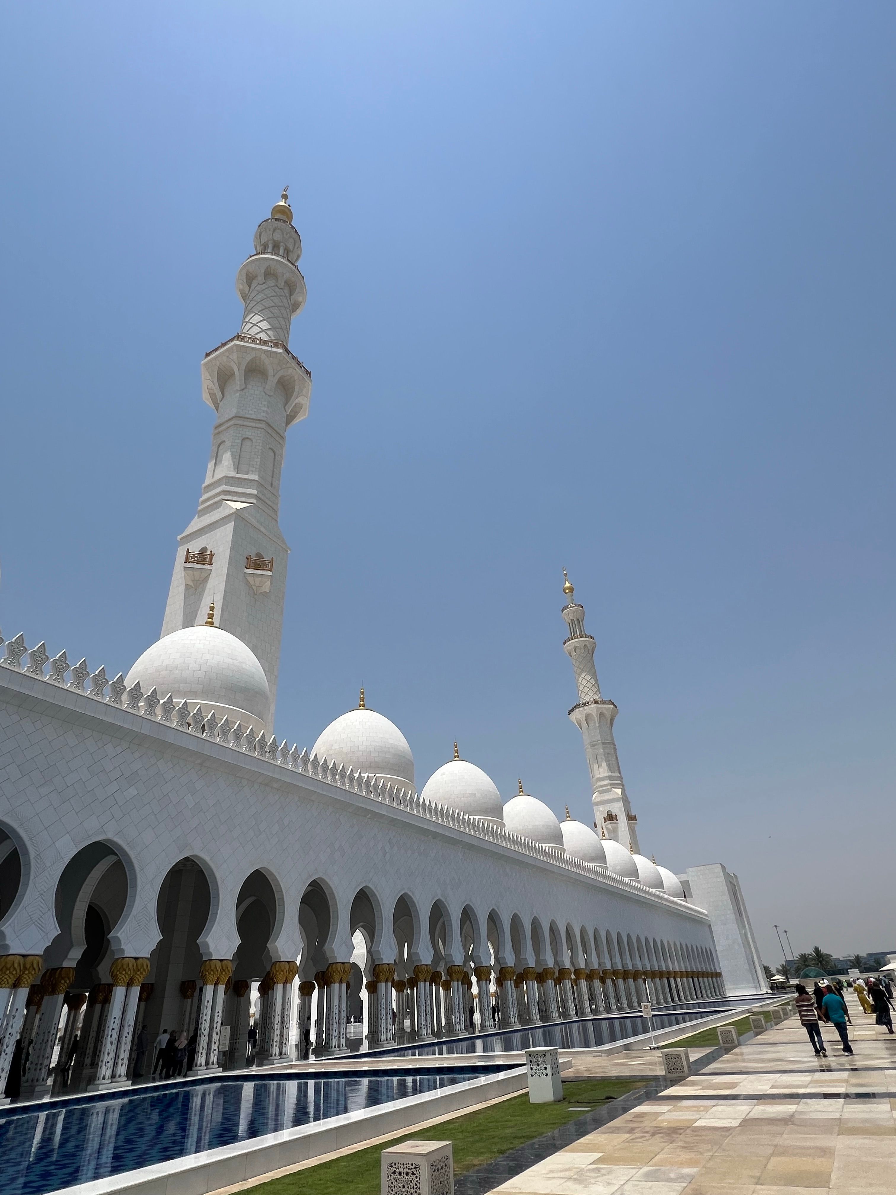 Impressive Sheikh Zayed Grand Mosque Architectural View · Free Stock Photo