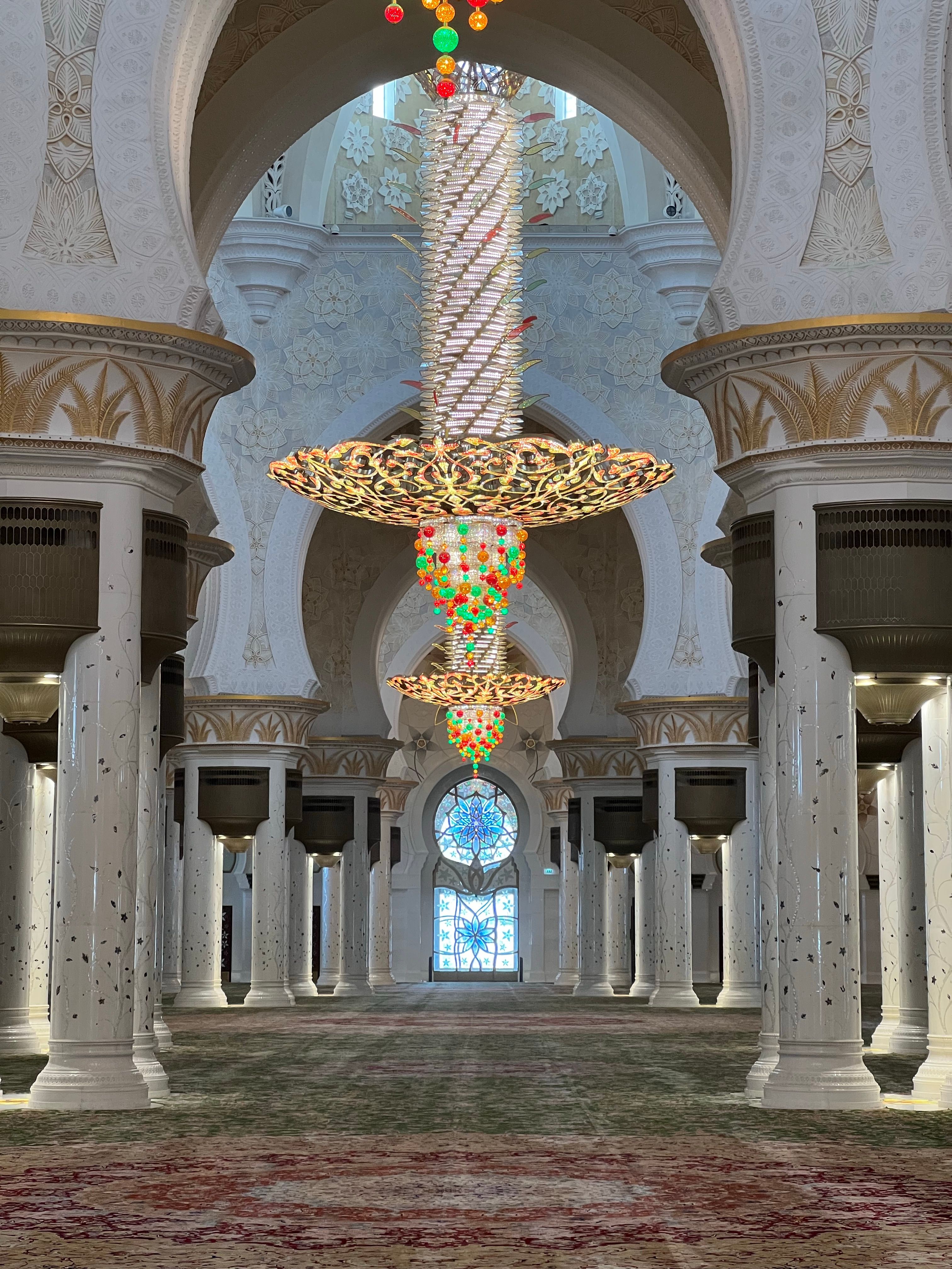 Grand Mosque Interior with Ornate Chandeliers · Free Stock Photo