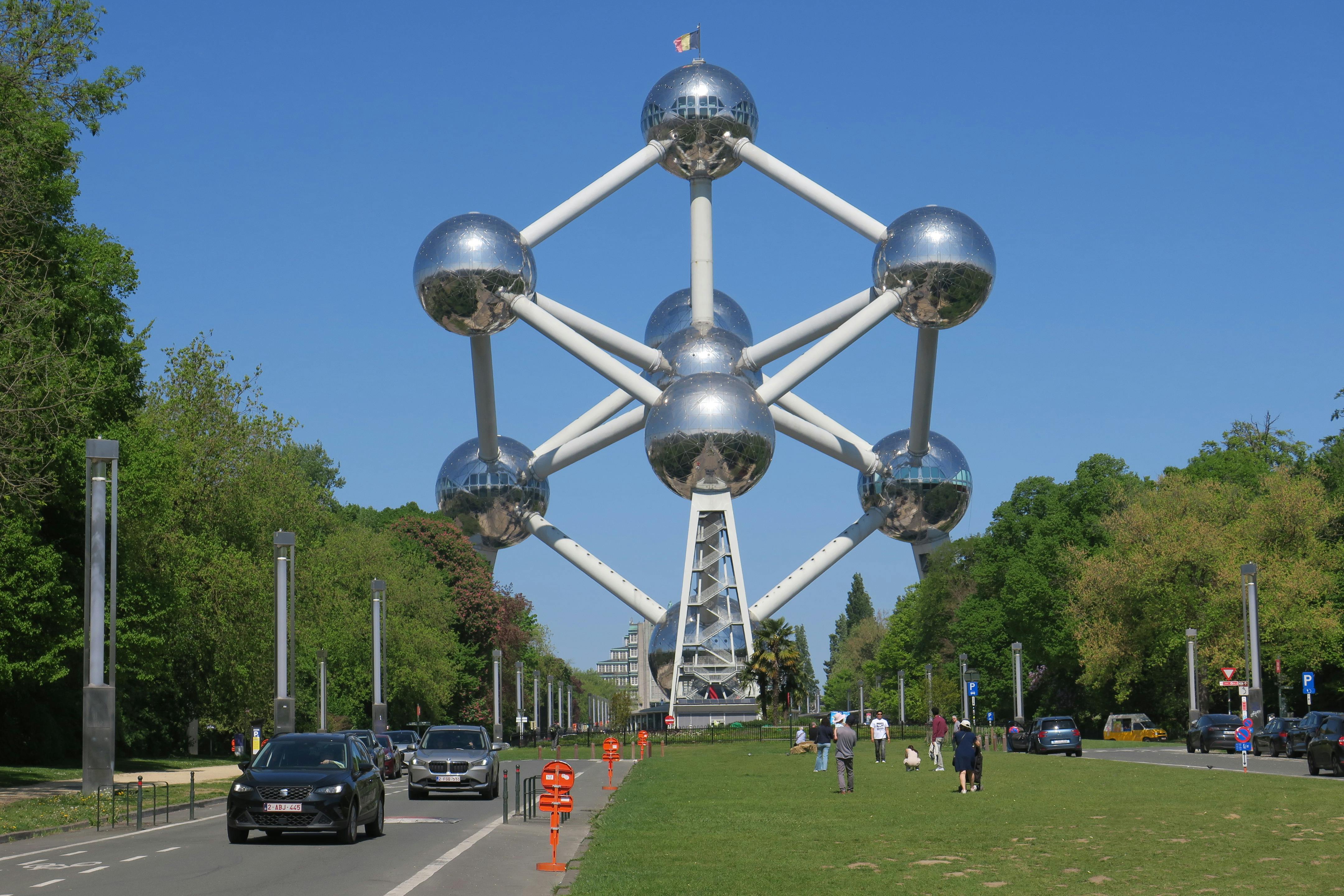 Atomium in Brussels on a Clear Day · Free Stock Photo