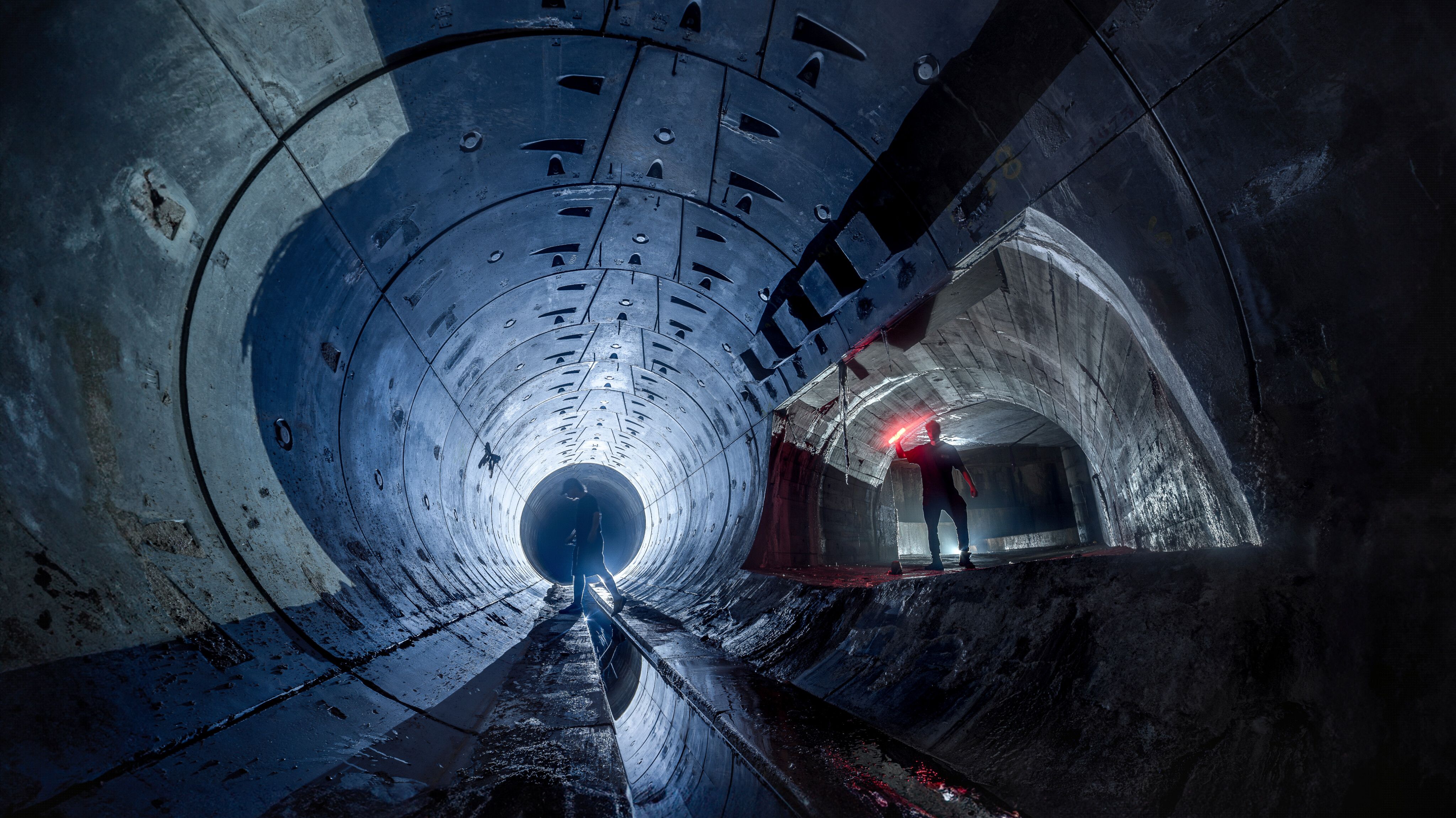 Dramatic Urban Exploration in an Underground Tunnel · Free Stock Photo