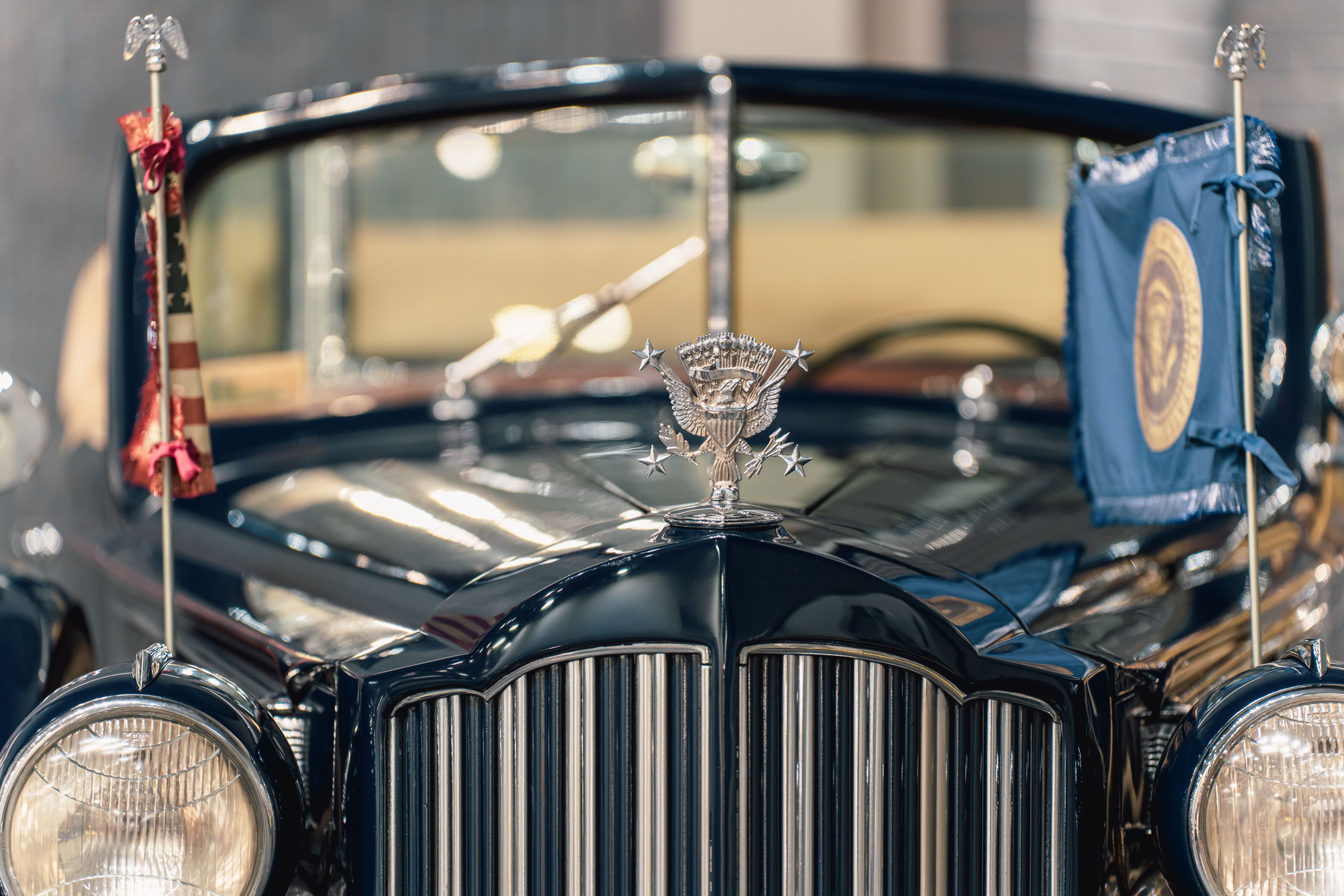 Classic Presidential Car with Emblem Display · Free Stock Photo