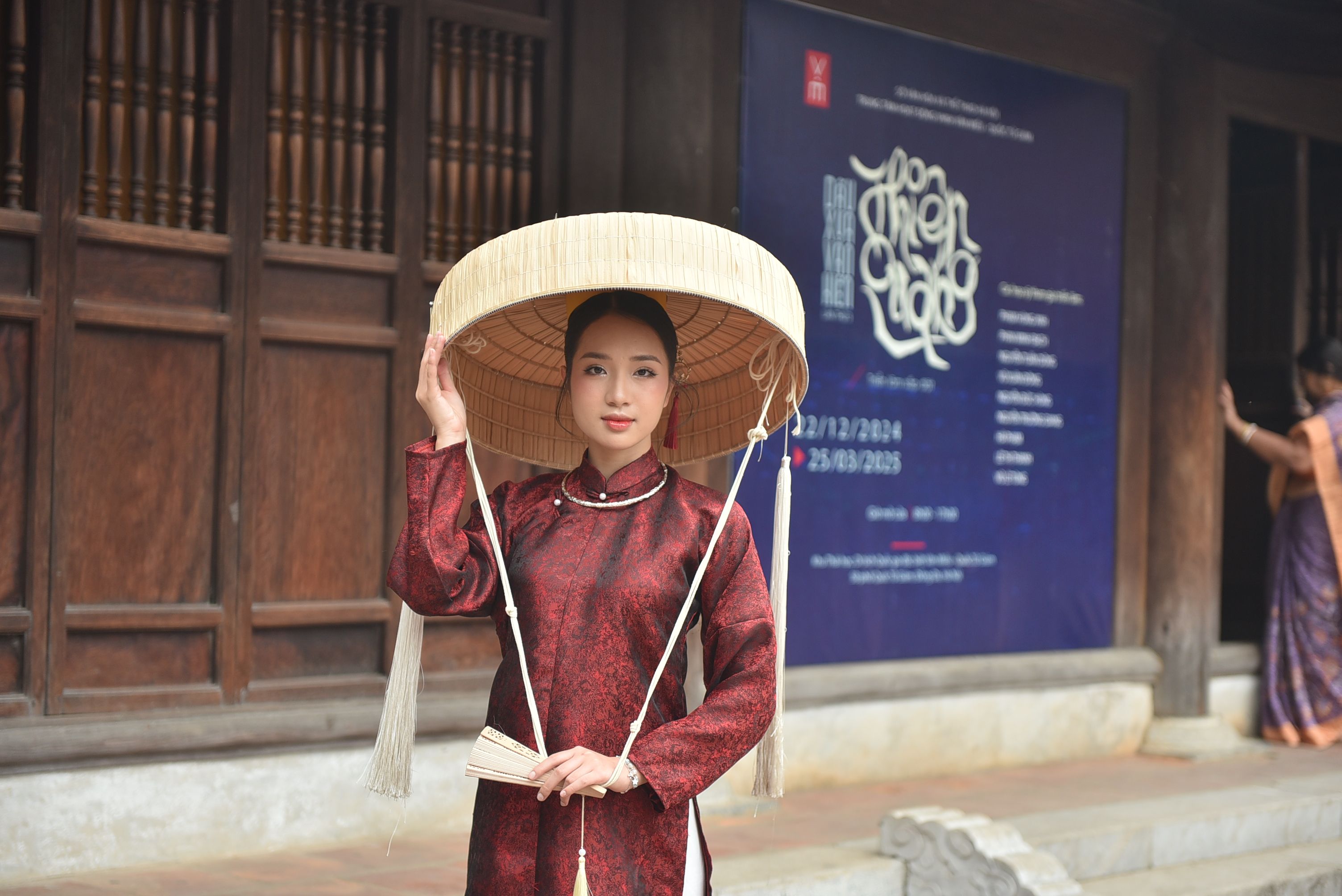 Traditional Vietnamese Attire with Non La Hat · Free Stock Photo