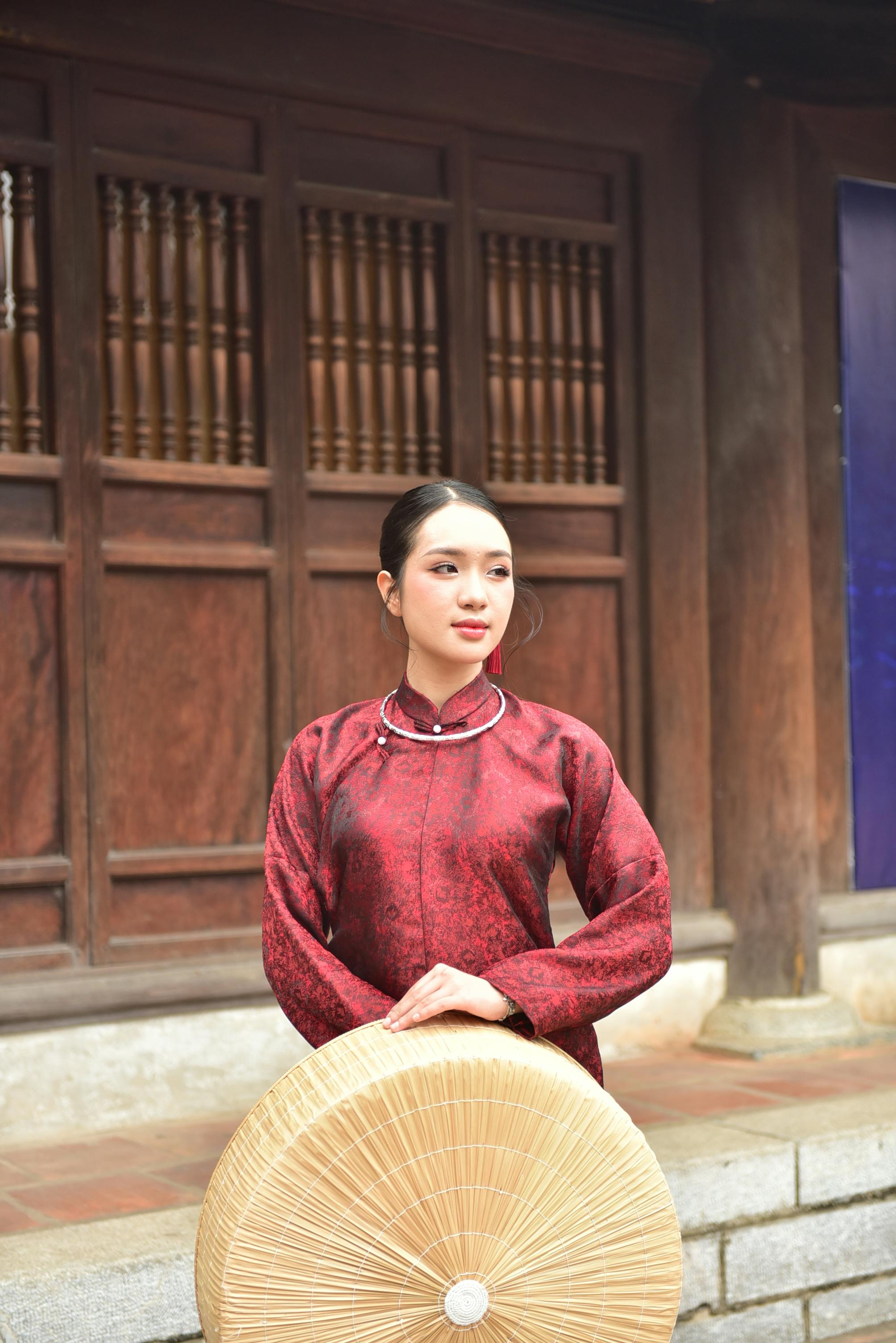 Traditional Asian Woman with Bamboo Hat Outdoors · Free Stock Photo