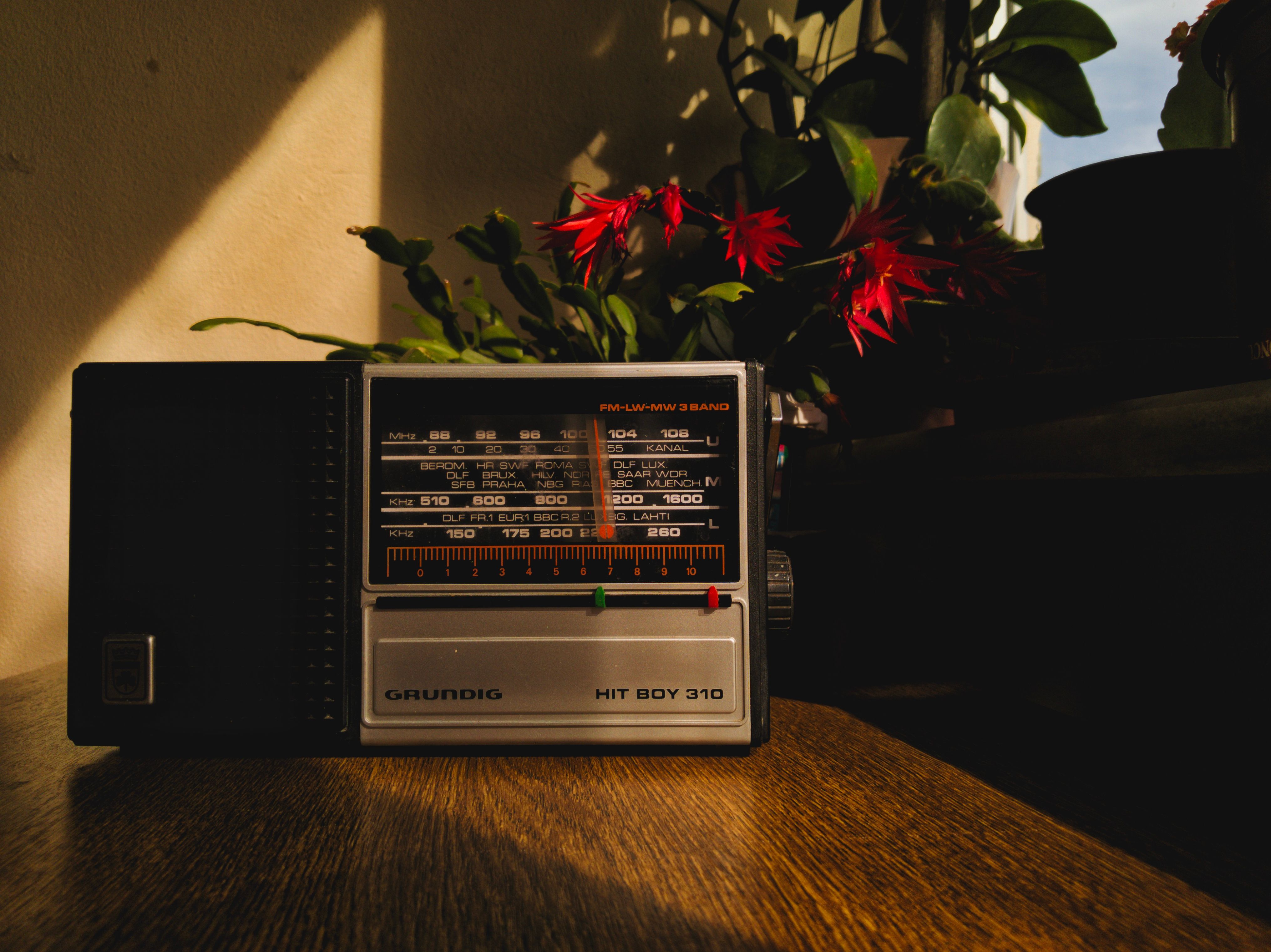 Radio Room Background Photos, Download The BEST Free Radio Room ...