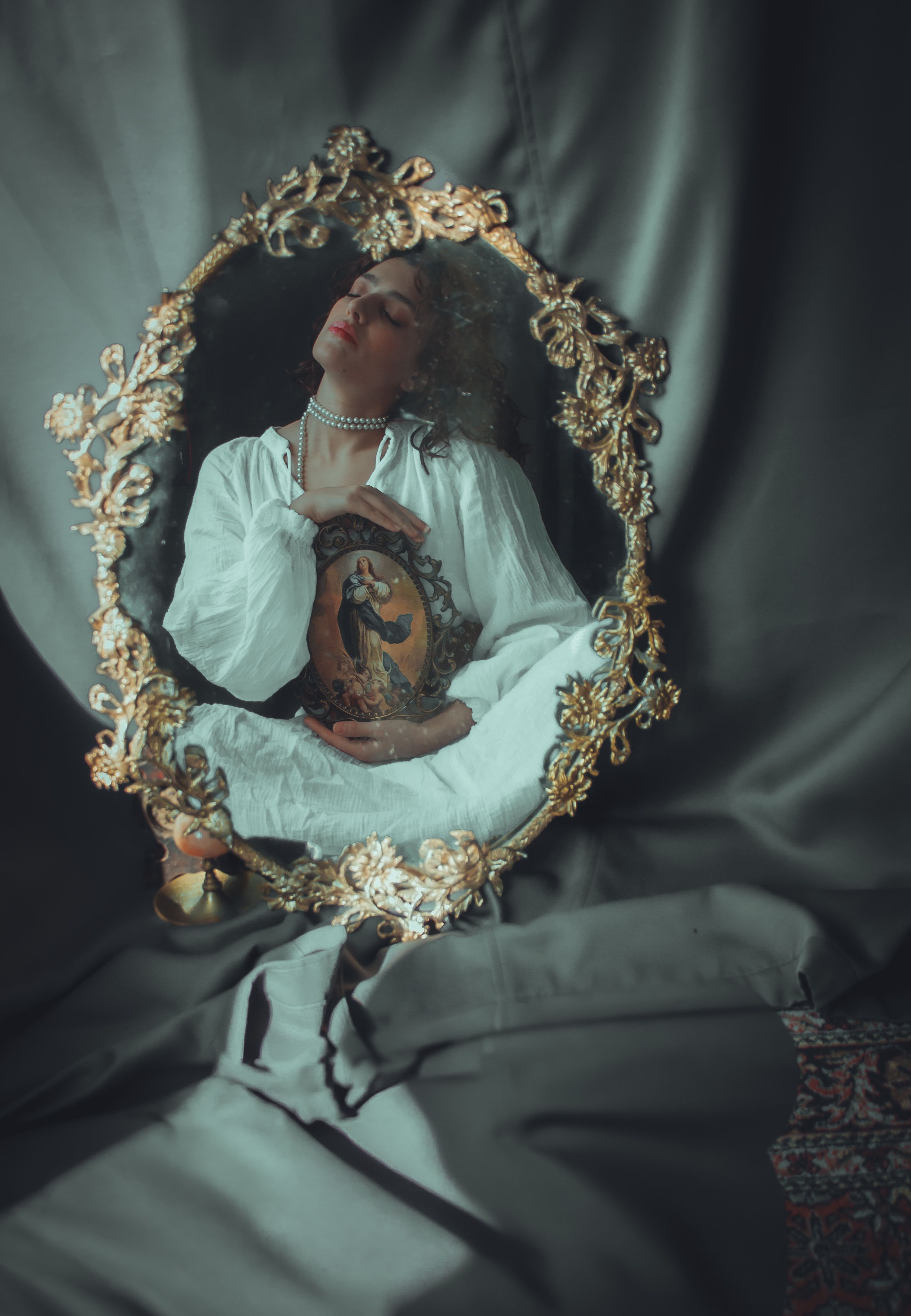 Artistic Reflection in Ornate Vintage Mirror · Free Stock Photo