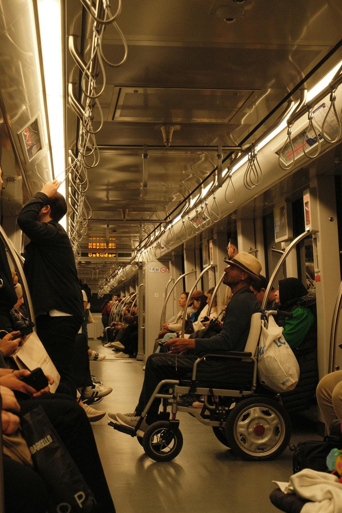 Metro Train Photos, Download The BEST Free Metro Train Stock Photos ...