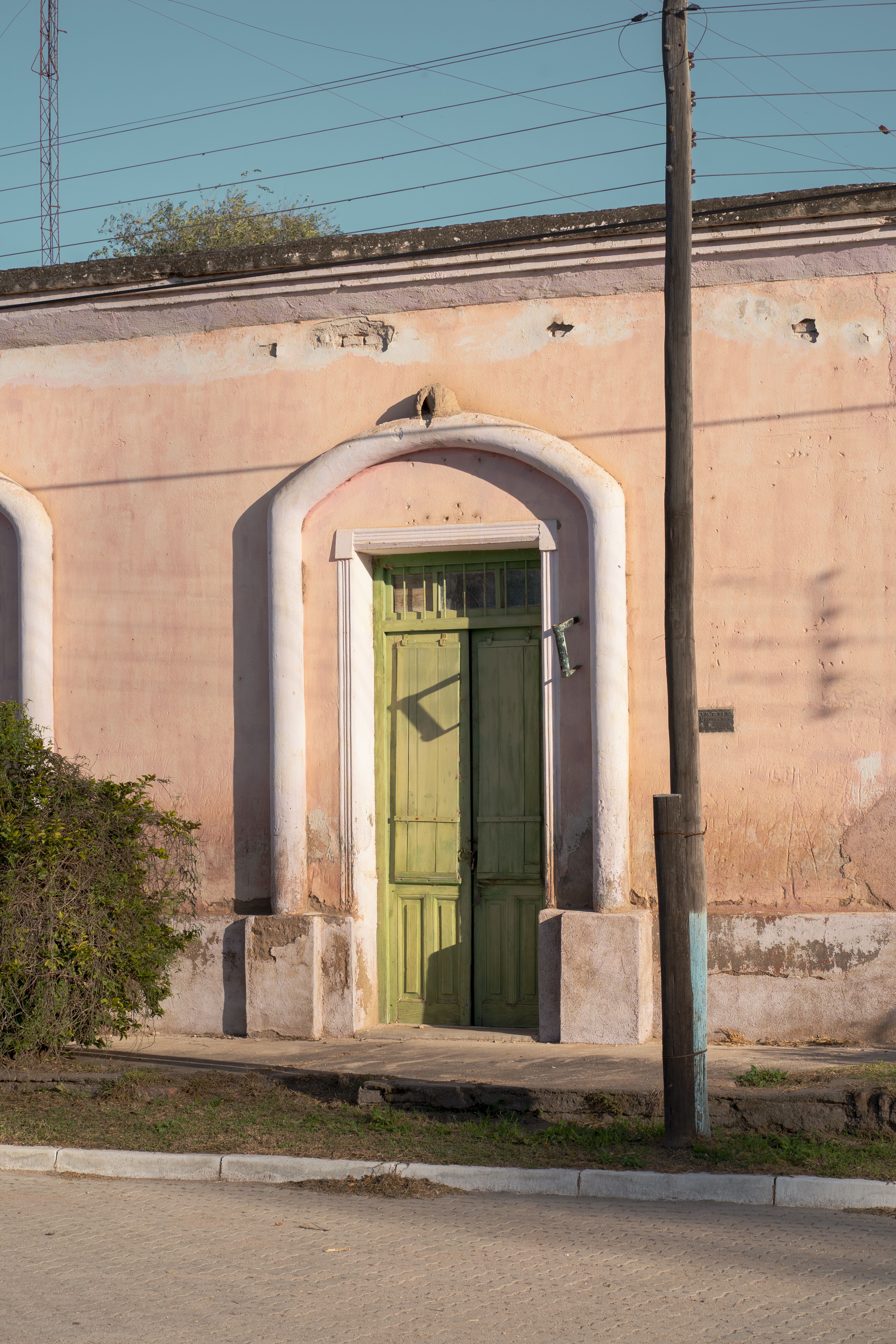 Traditional Adobe Facade in Rural Argentina · Free Stock Photo