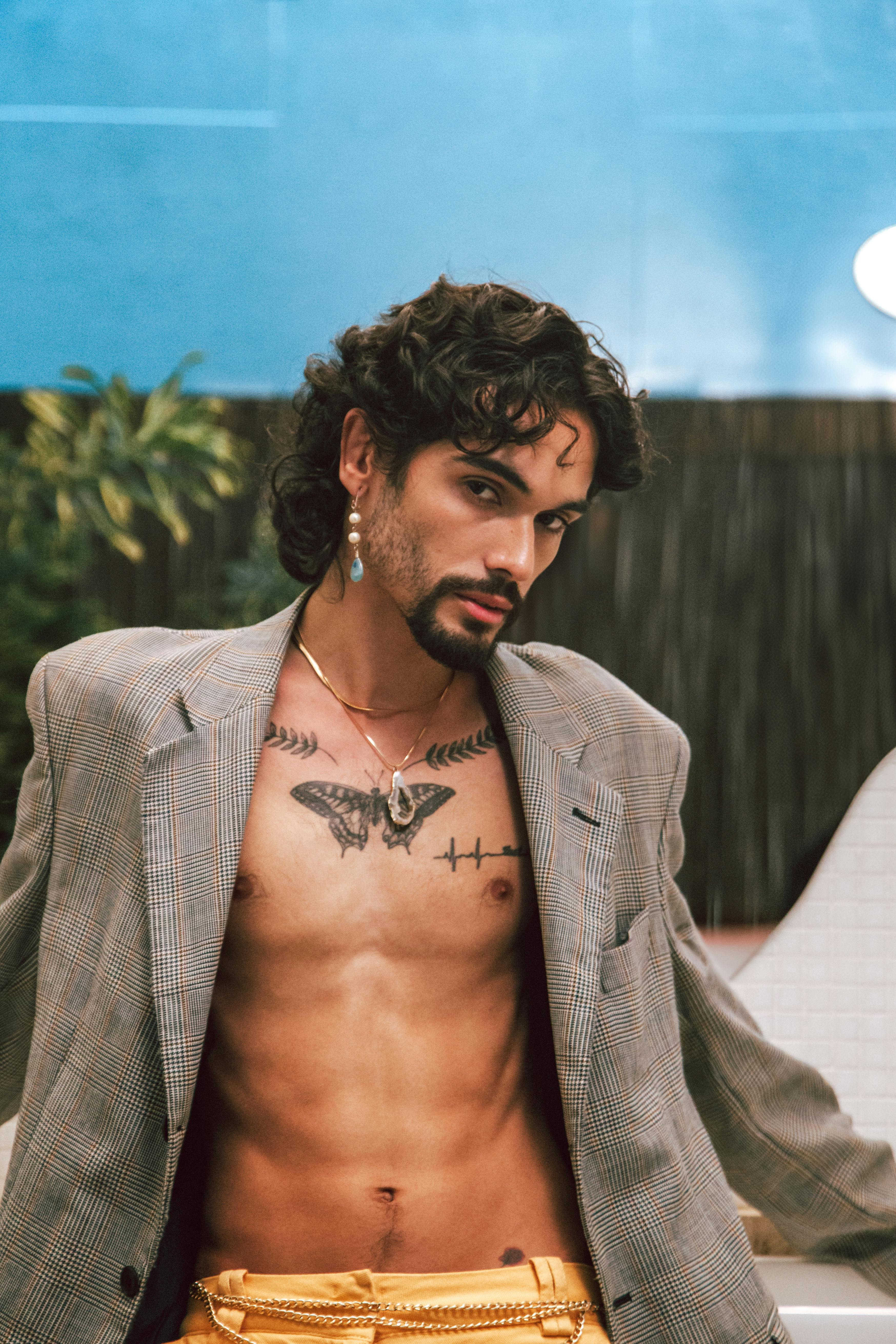 Large+Natural+Breast Photos, Download The BEST Free Large+Natural+Breast Stock Photos & HD Images