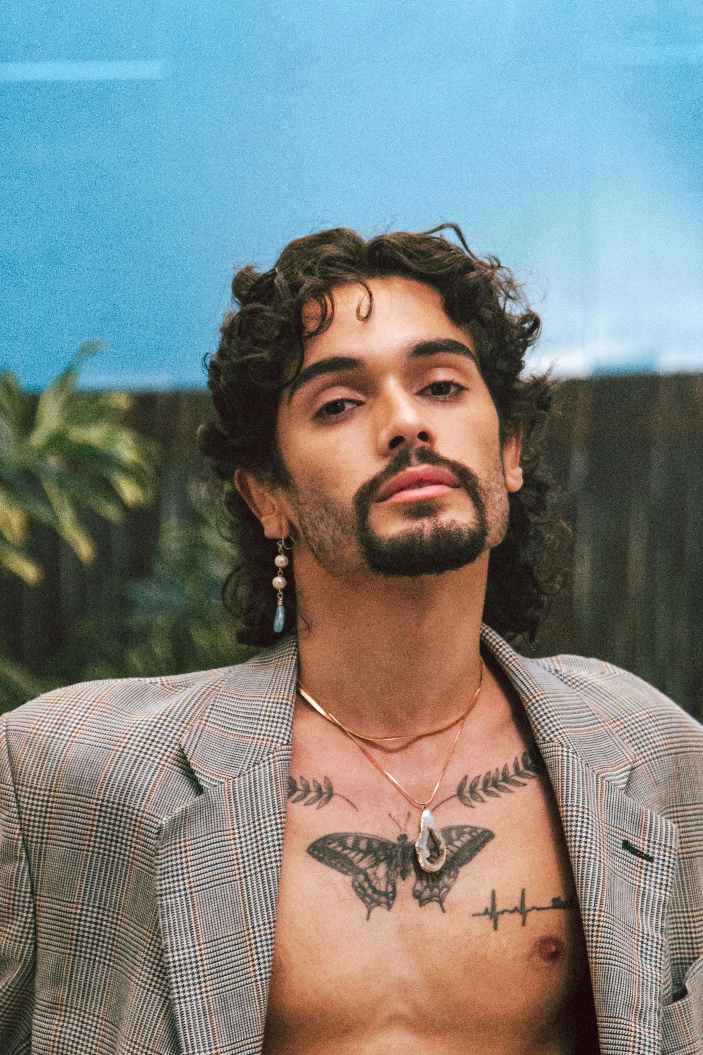 Large+Natural+Breast Photos, Download The BEST Free Large+Natural+Breast Stock Photos & HD Images