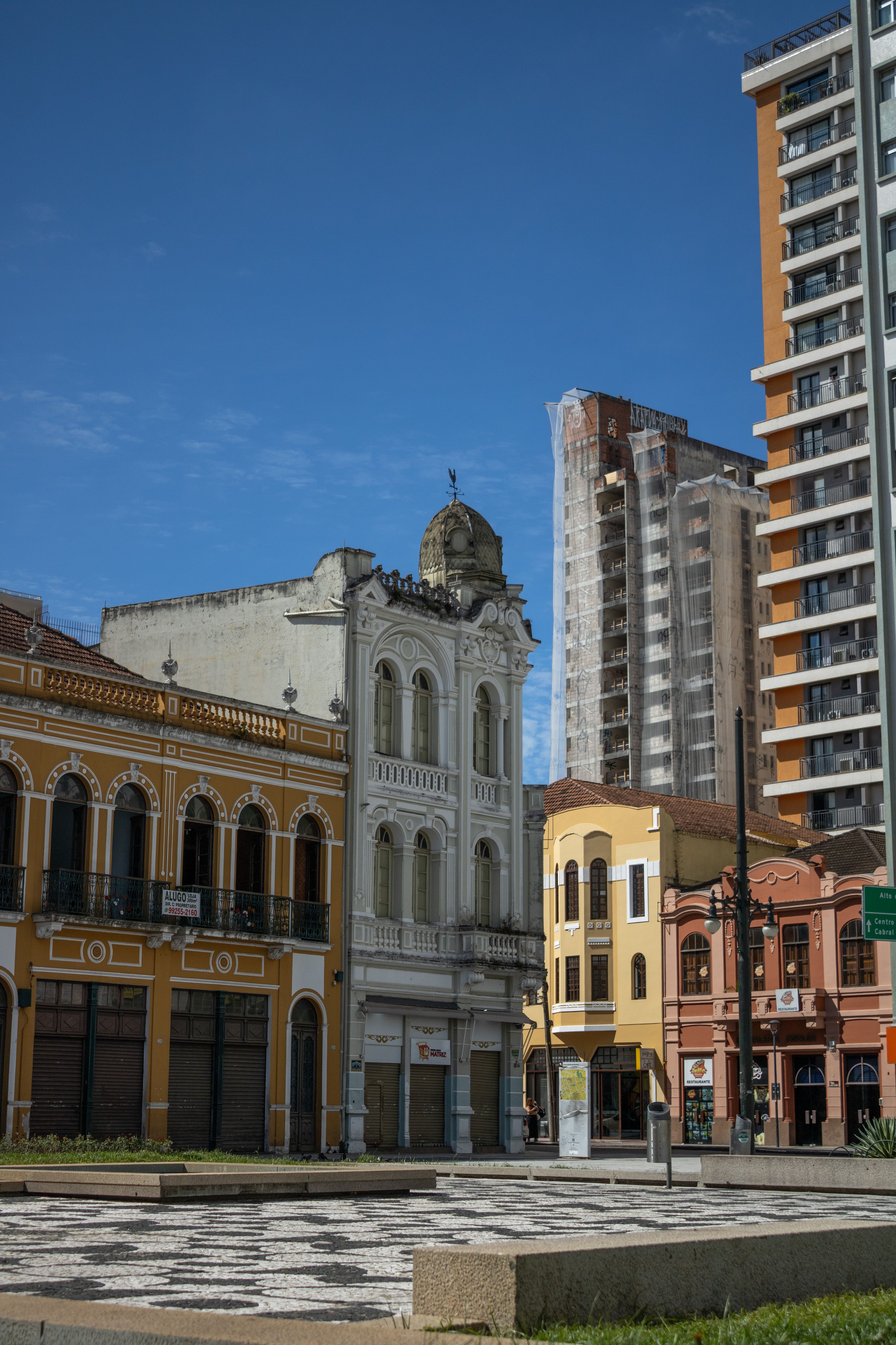Urban Architecture with Historic and Modern Buildings · Free Stock Photo