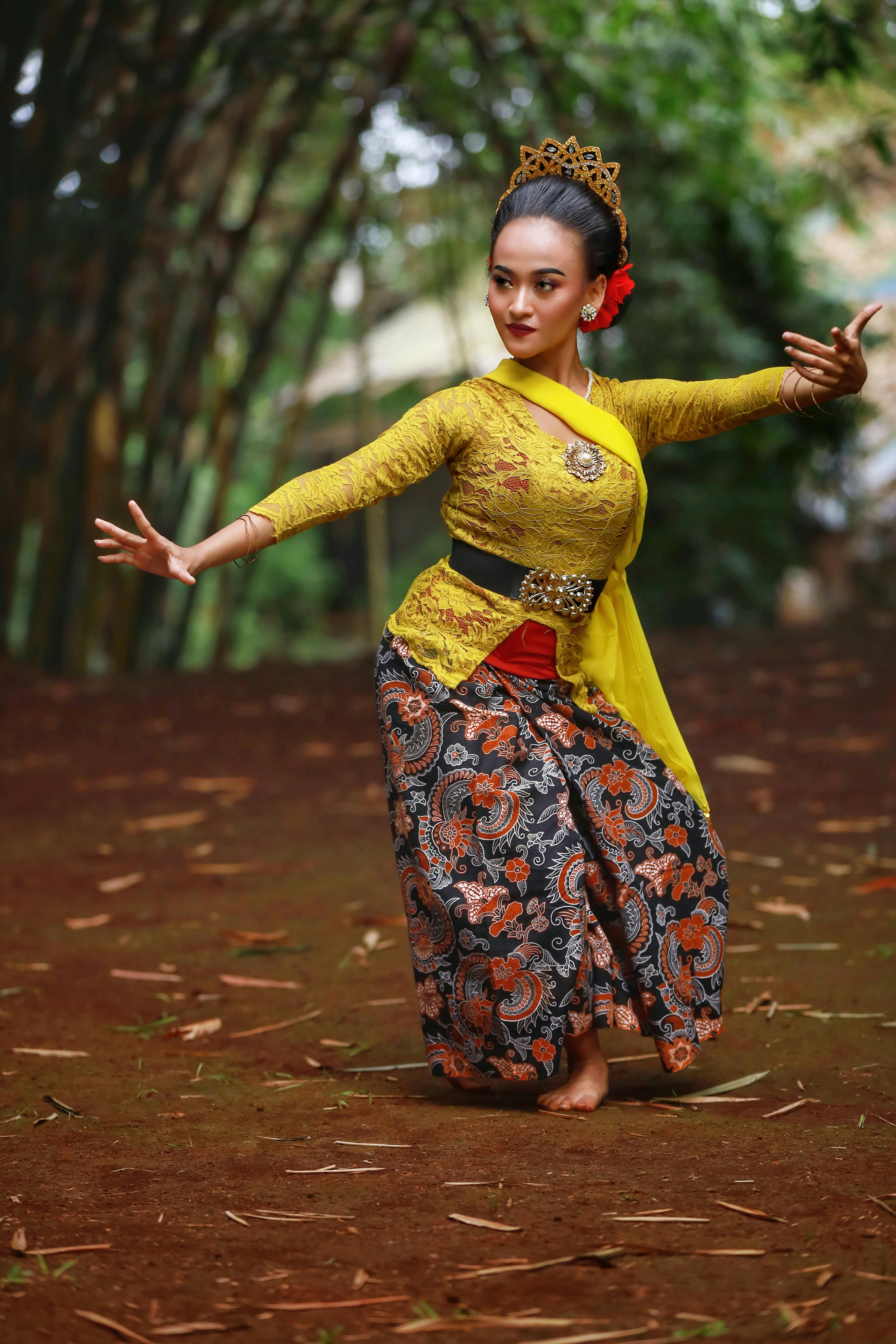 Tari Piring Photos, Download The BEST Free Tari Piring Stock Photos ...