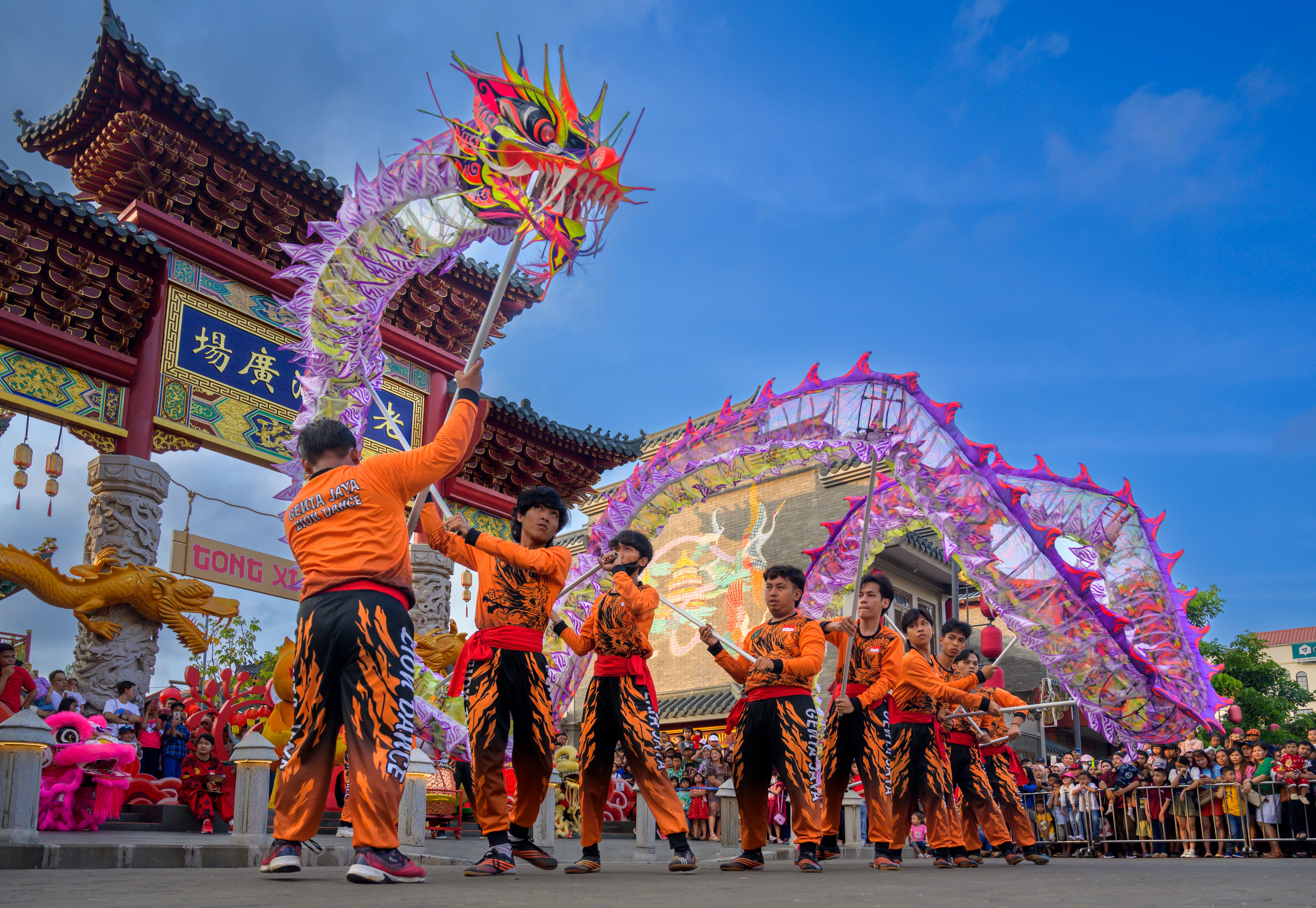Vibrant Dragon Dance Performance in Jakarta · Free Stock Photo