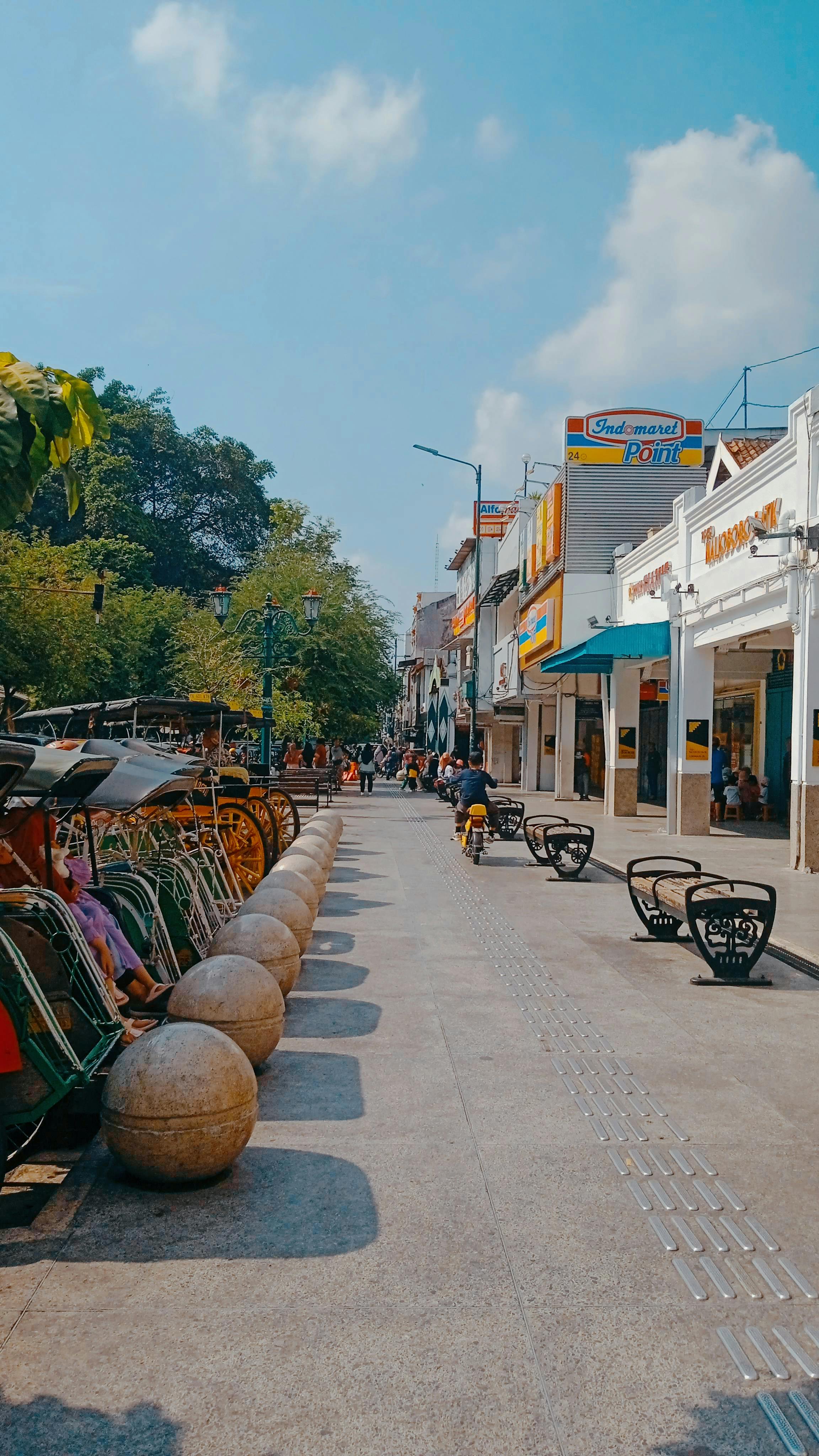 Vibrant Street View in Yogyakarta, Indonesia · Free Stock Photo