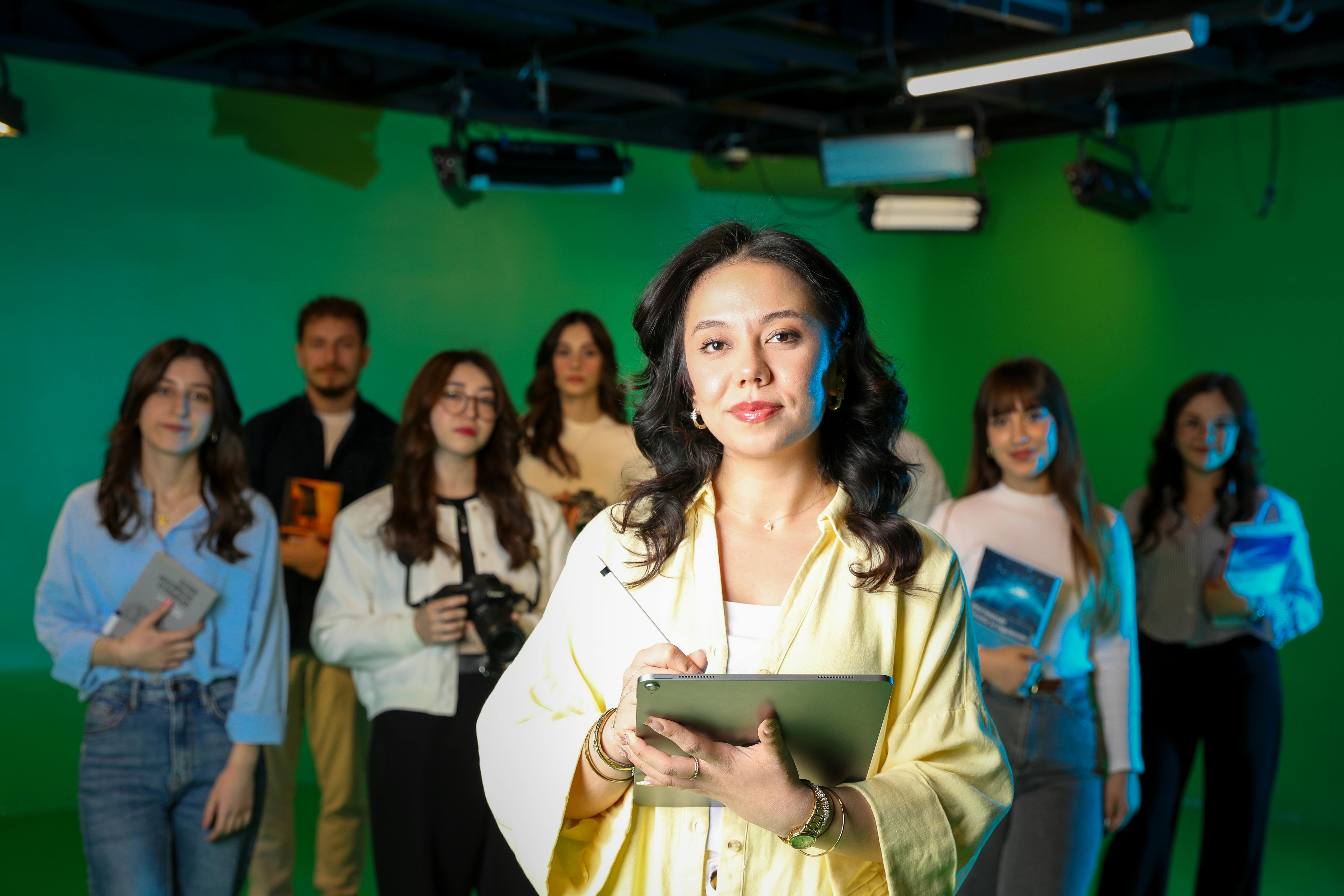 Scroller+Women+Small+Size Photos, Download The BEST Free Scroller+Women ...