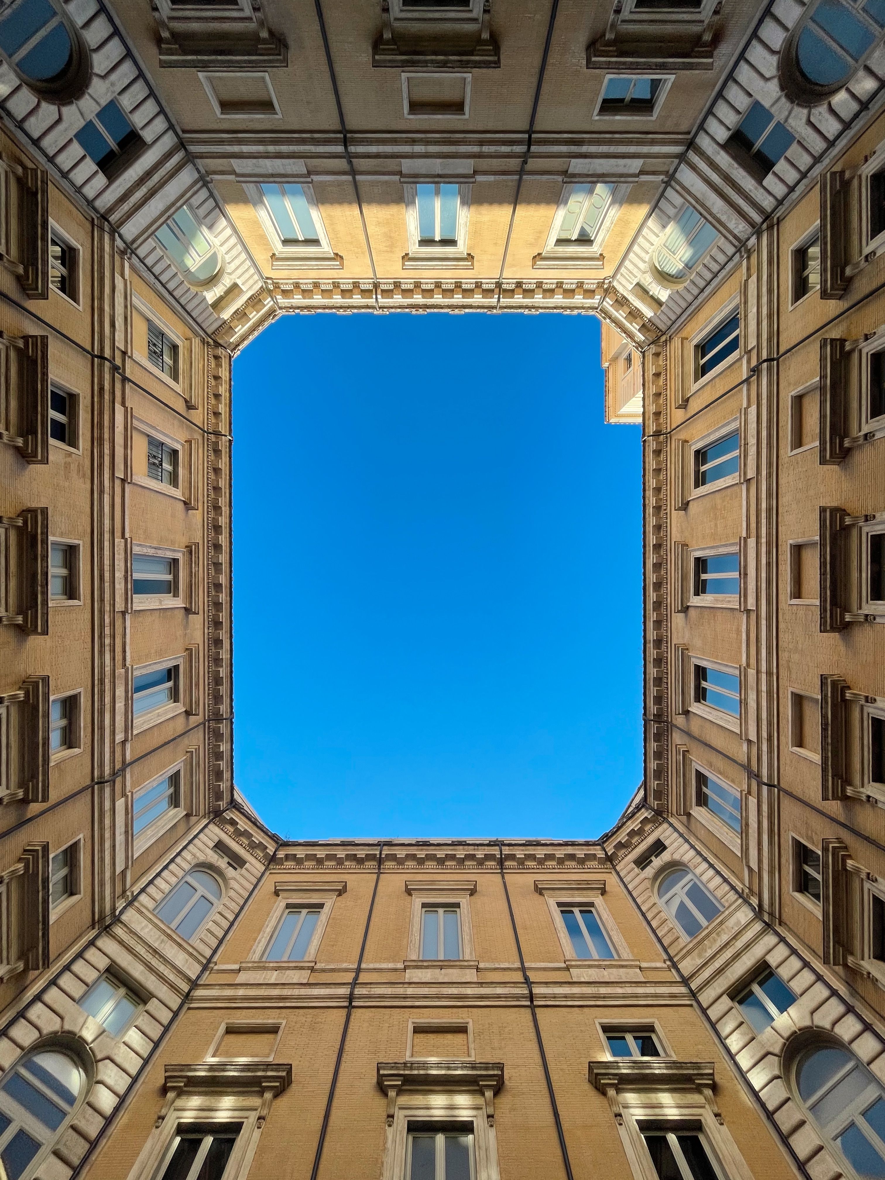 Italy Buildings Looking Up Photos, Download The BEST Free Italy ...