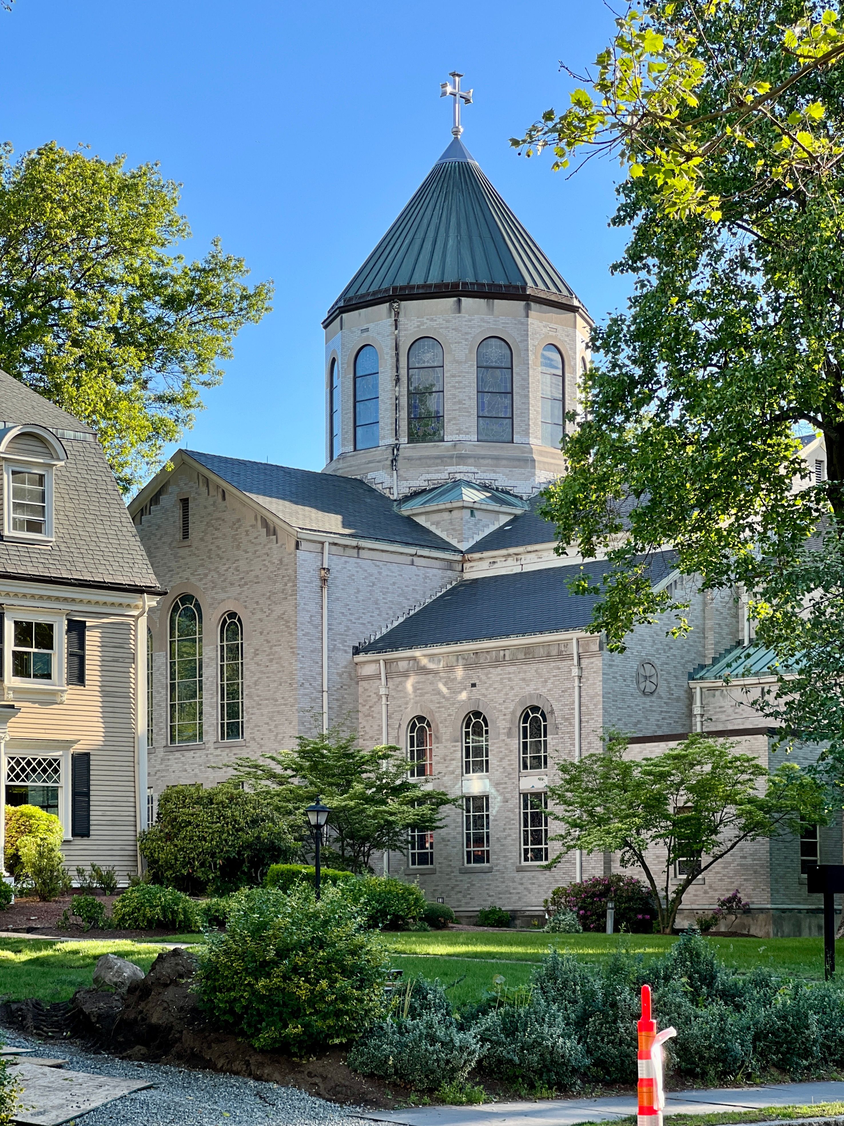 Beautiful Church Architecture in Urban Setting · Free Stock Photo