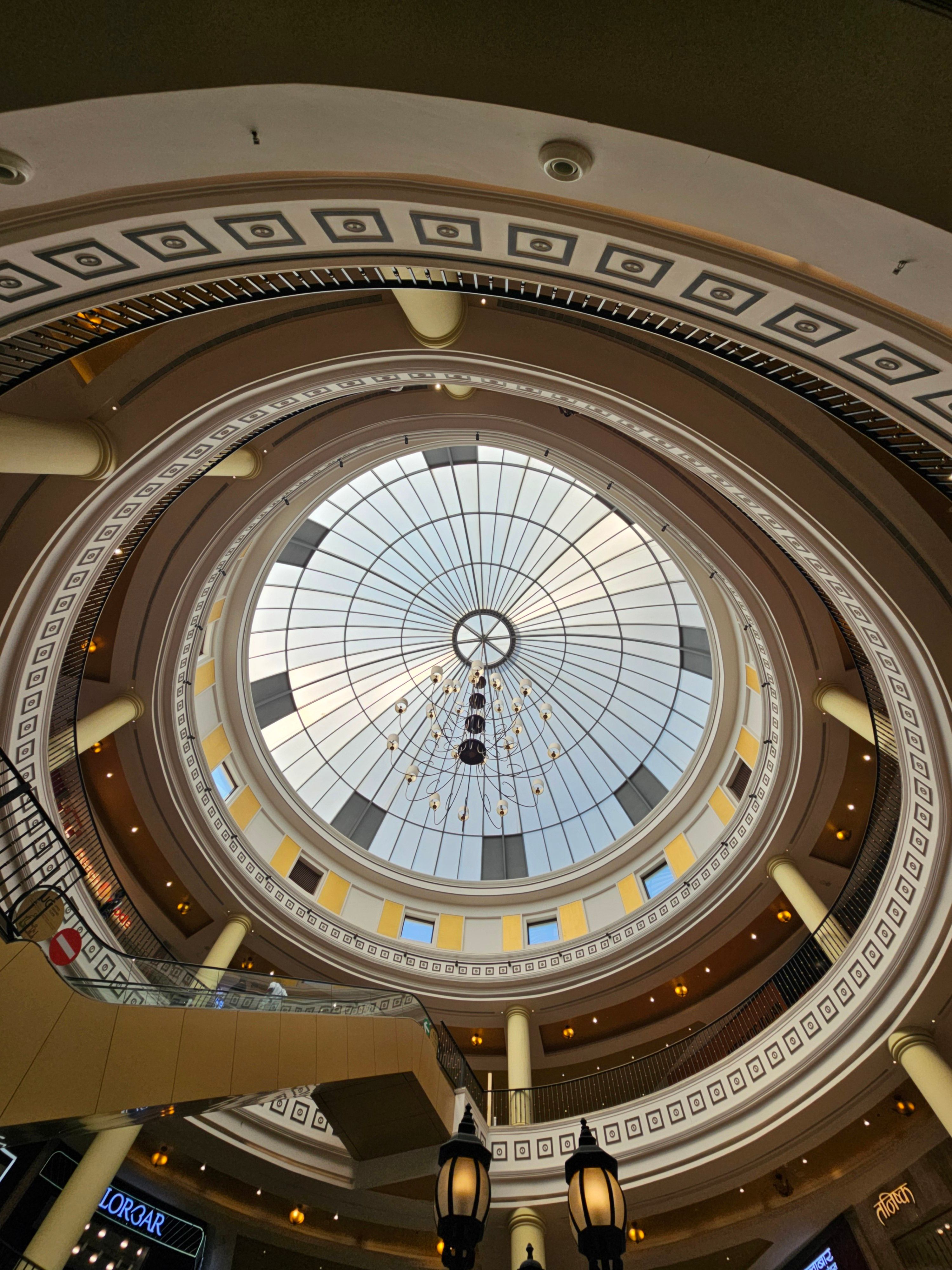 Circular Skylight in Modern Shopping Mall Architecture · Free Stock Photo