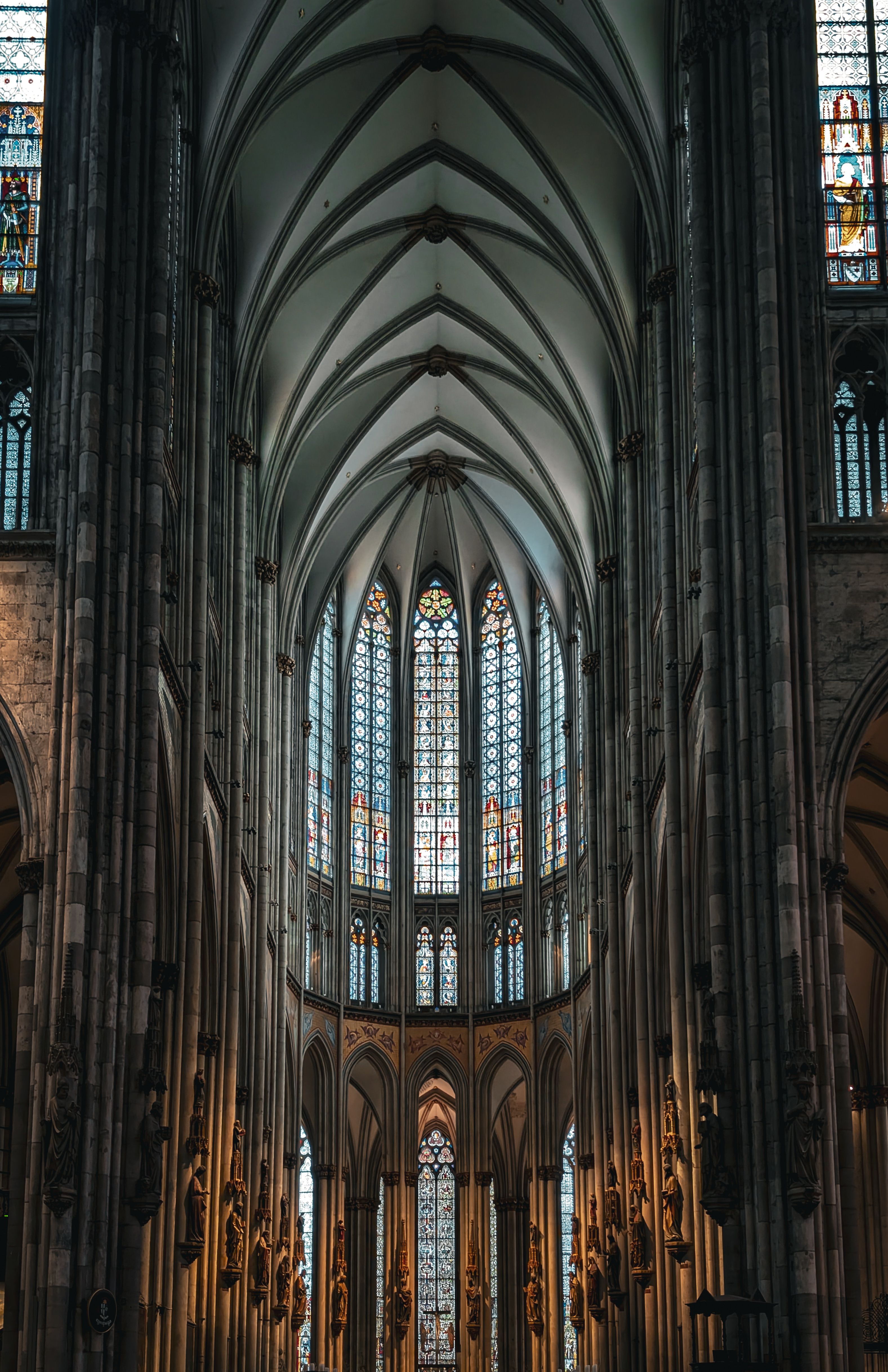 Stunning Gothic Interior of Cologne Cathedral · Free Stock Photo