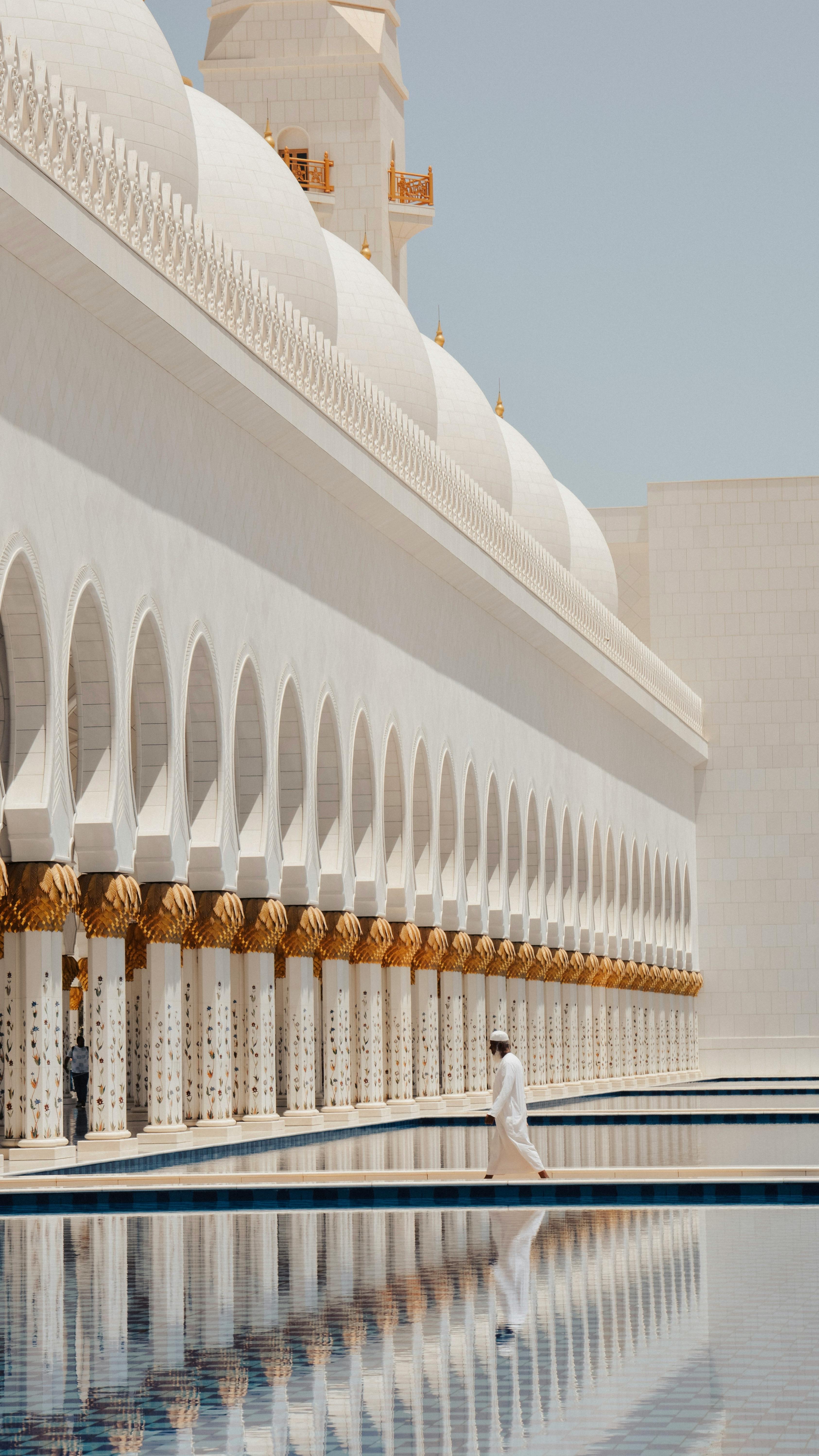 Elegant Architecture of Sheikh Zayed Grand Mosque · Free Stock Photo