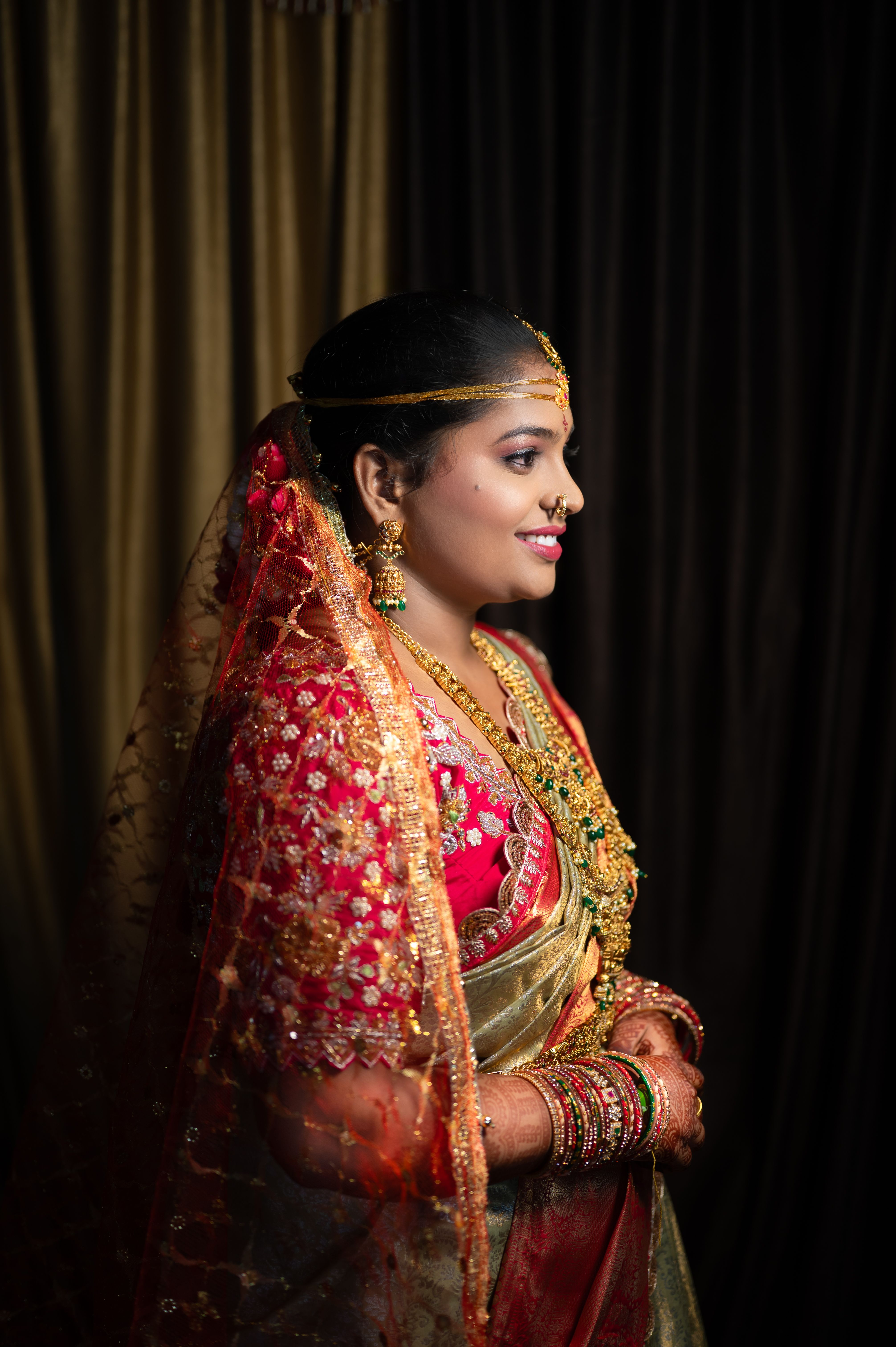 Elegant Indian Bride in Traditional Attire · Free Stock Photo