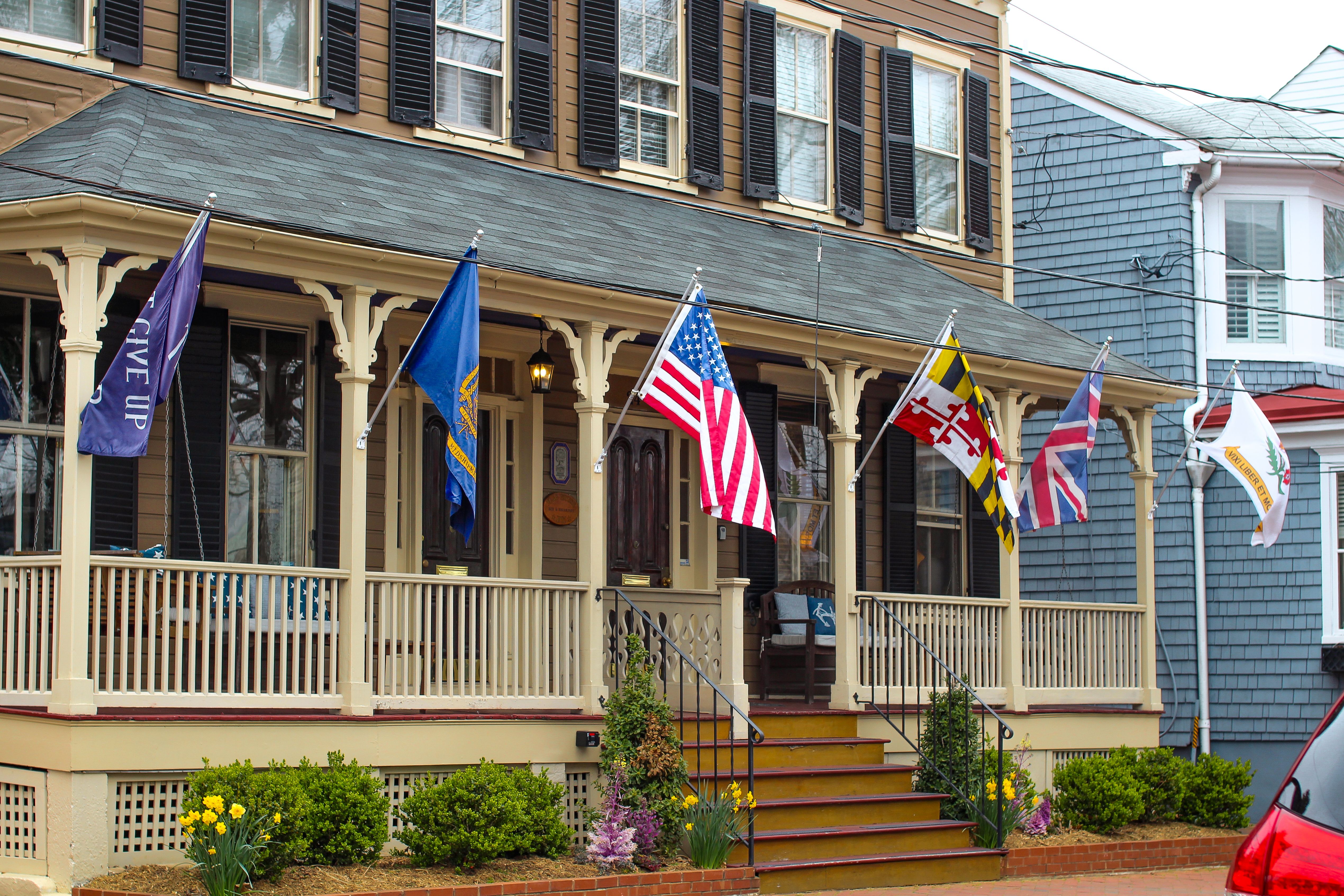 Charming Historic House with Flags in Annapolis · Free Stock Photo