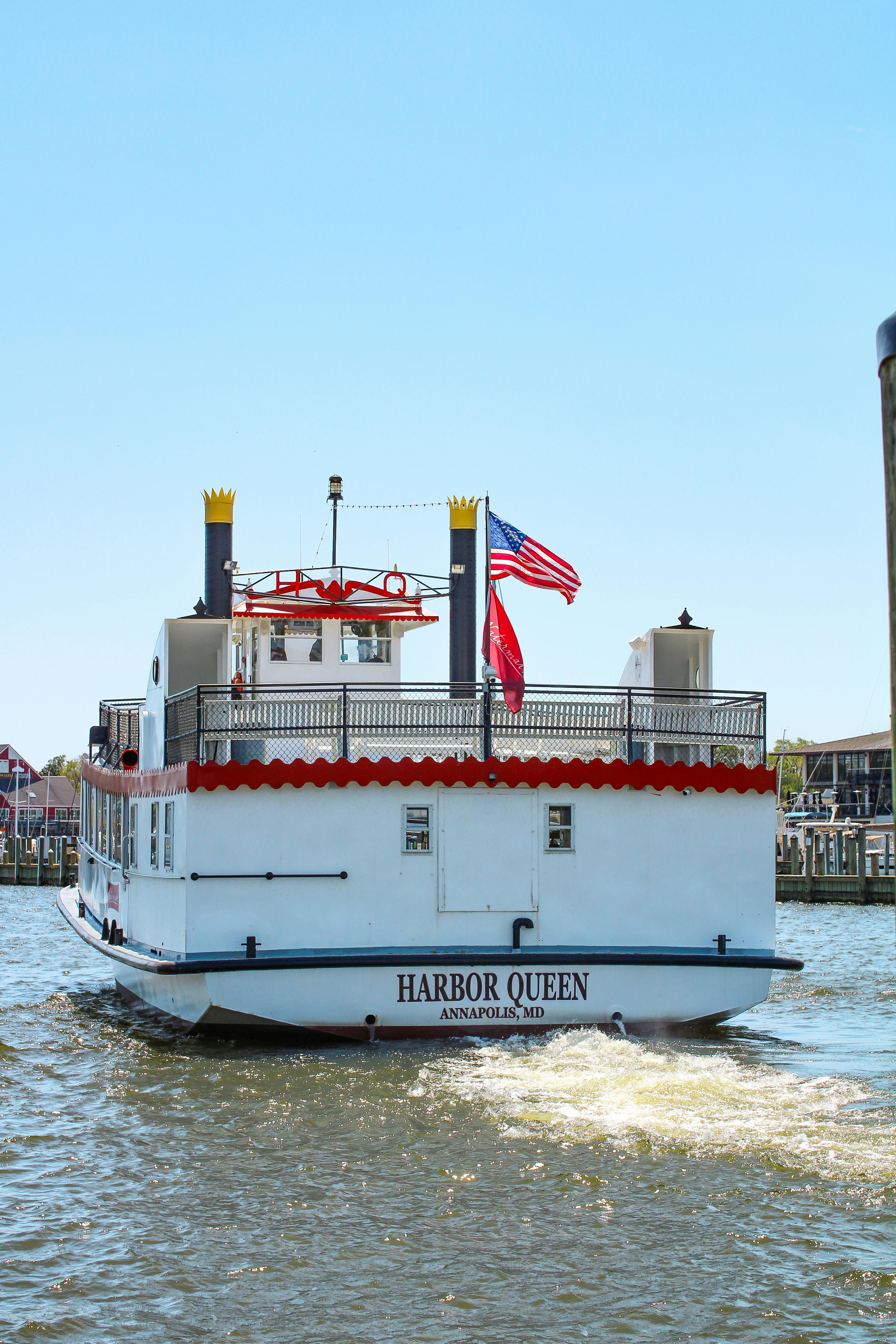 Iconic Harbor Queen Boat in Annapolis Bay · Free Stock Photo