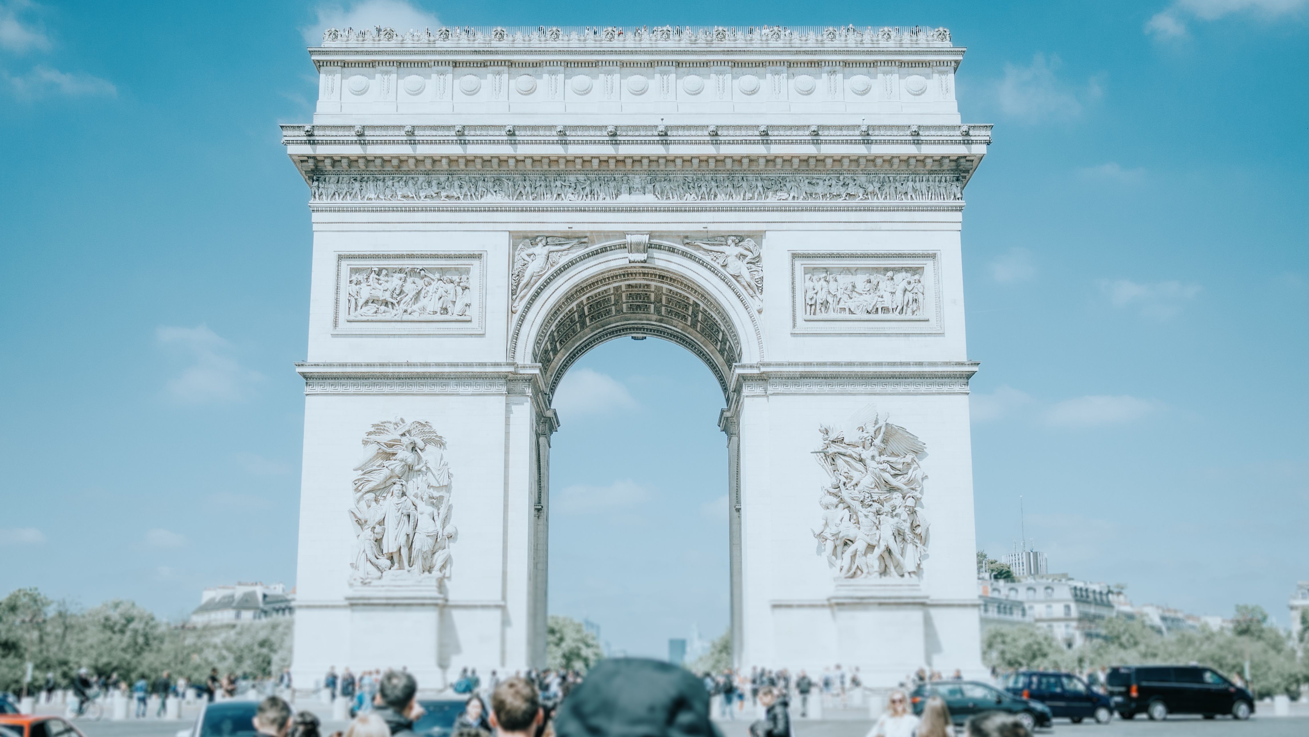 Iconic View of Arc de Triomphe in Paris · Free Stock Photo