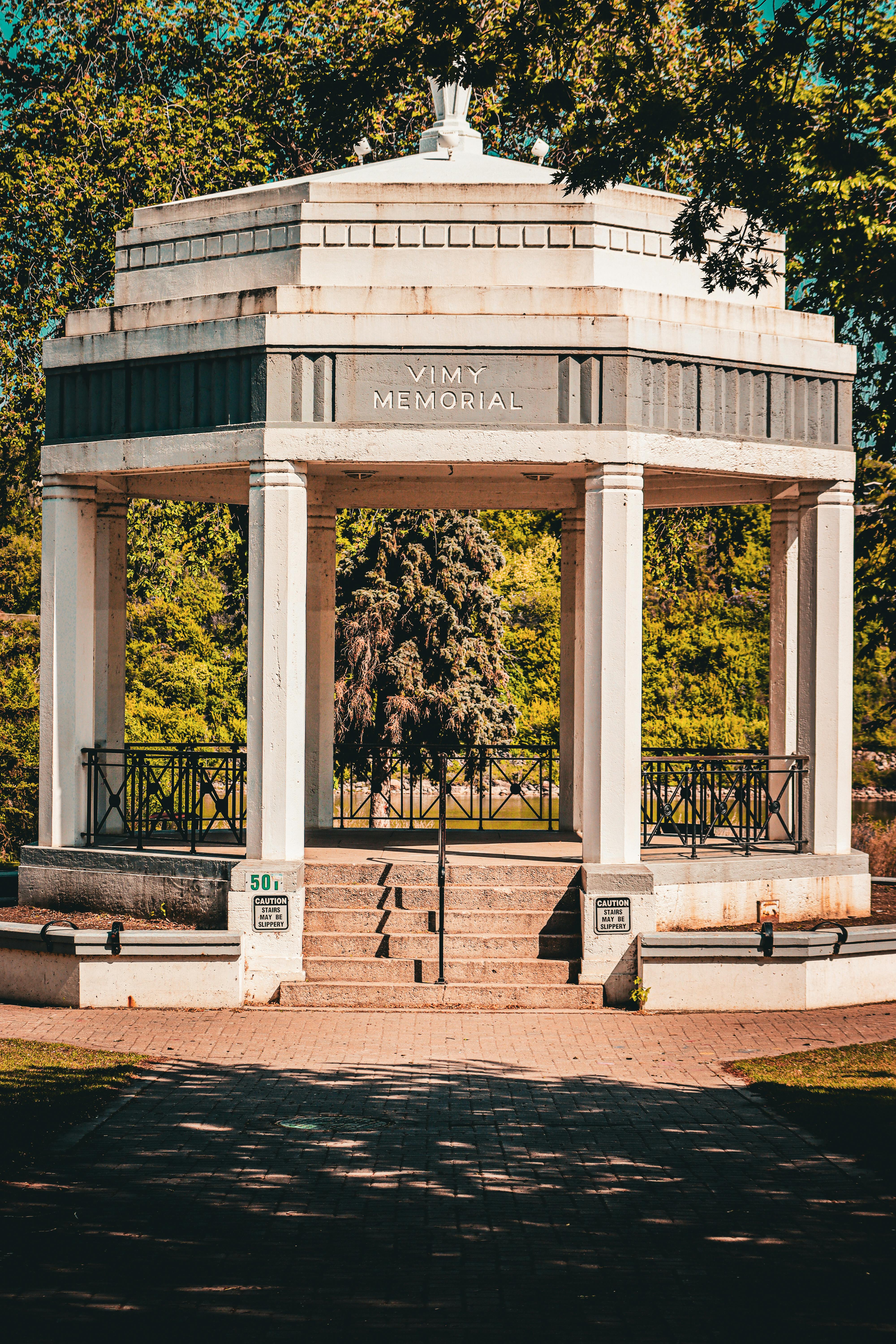 Vimy Memorial Pavilion in Sunlit Park Setting · Free Stock Photo